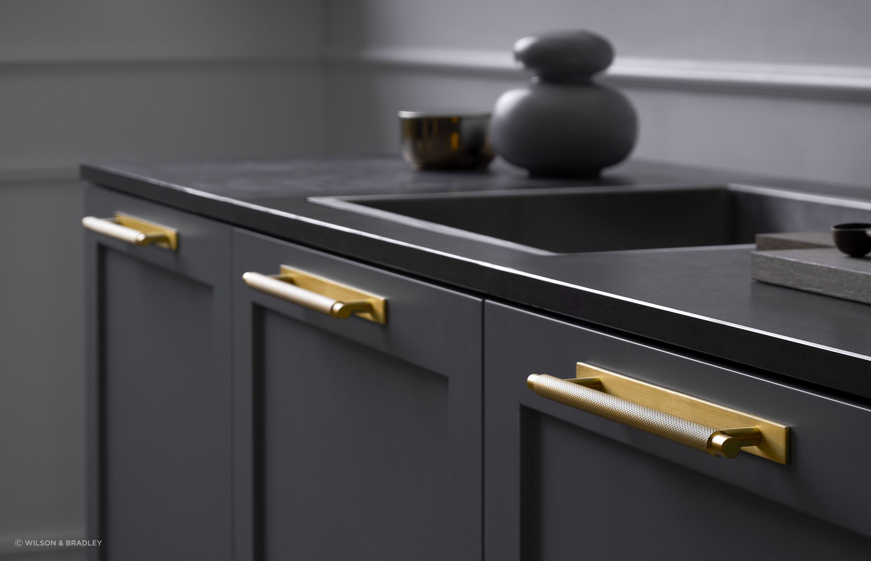 The art of choosing kitchen cabinet hardware for your kitchen style