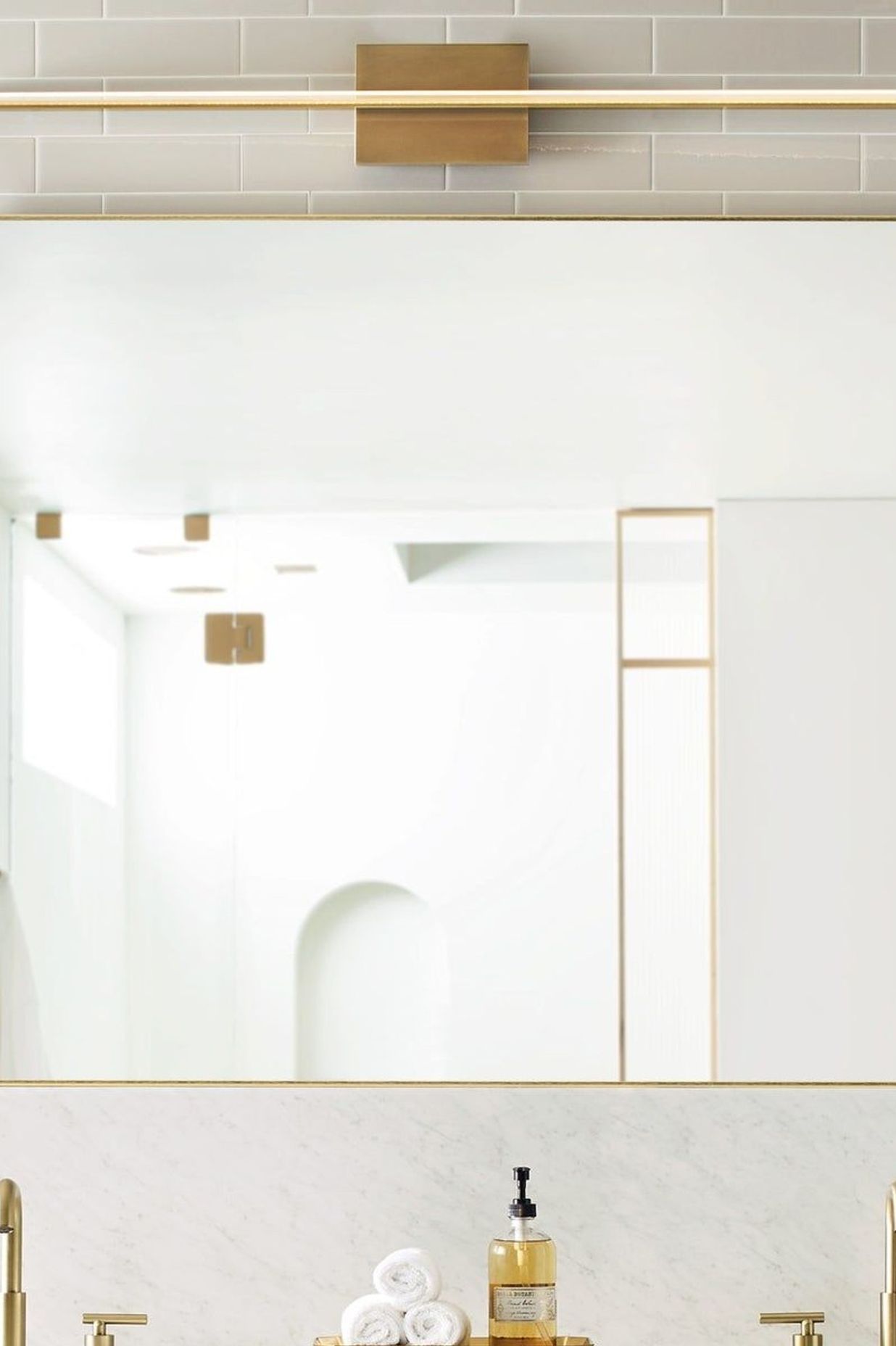 15 bathroom wall lighting ideas that renovators love