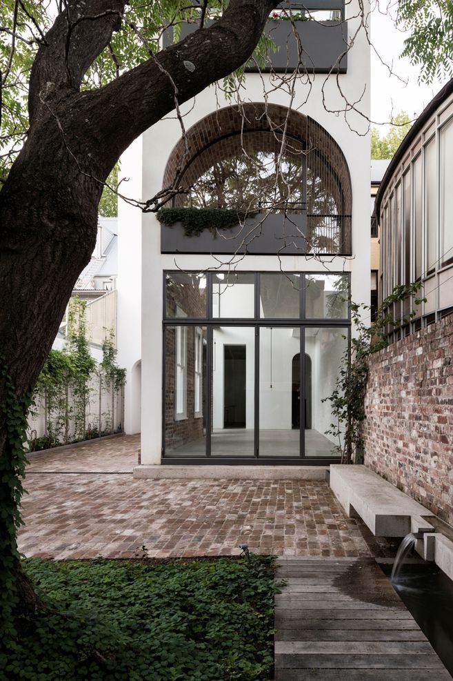 The rise and fall and rise of arches in architecture