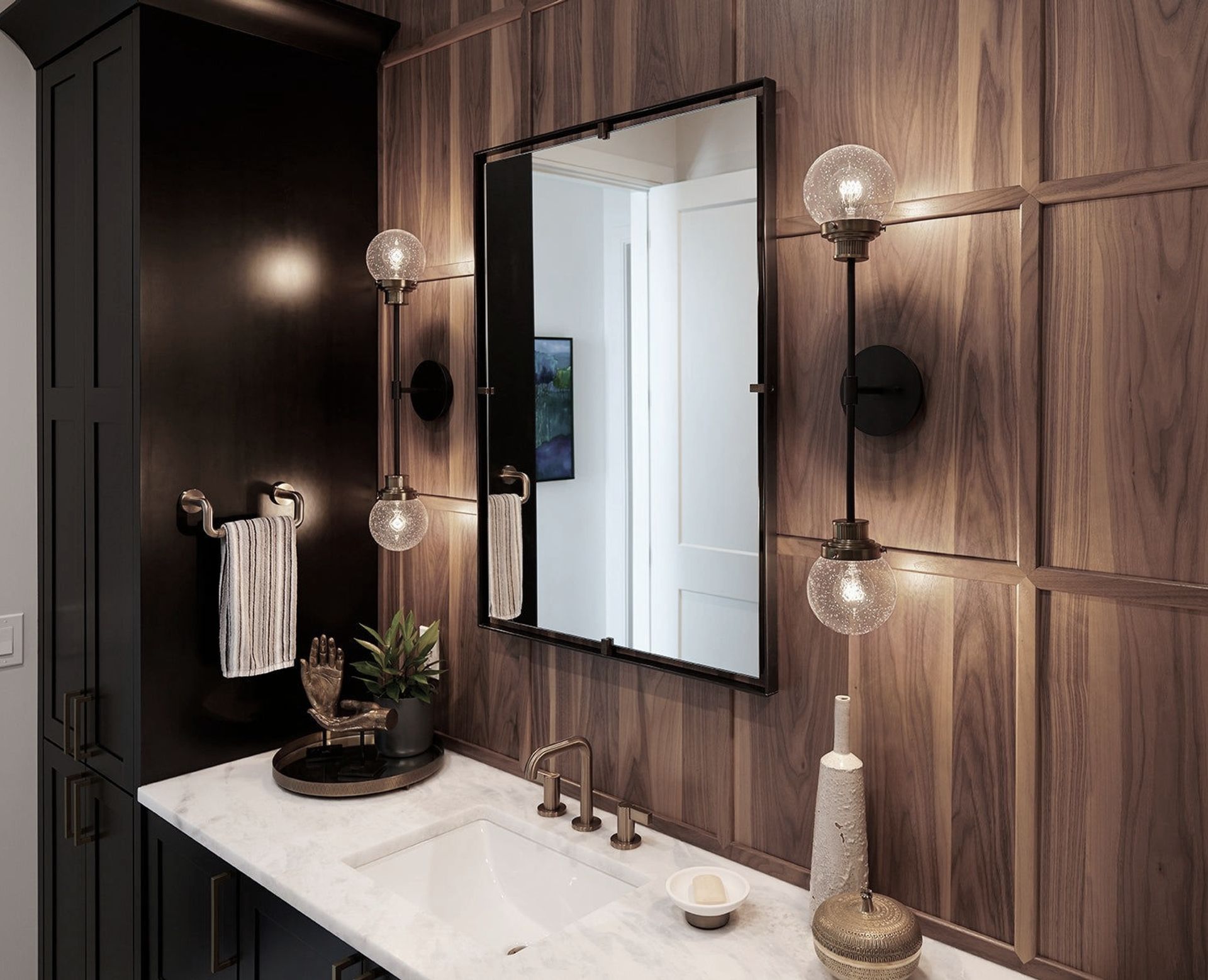 bathroom mirror lighting options