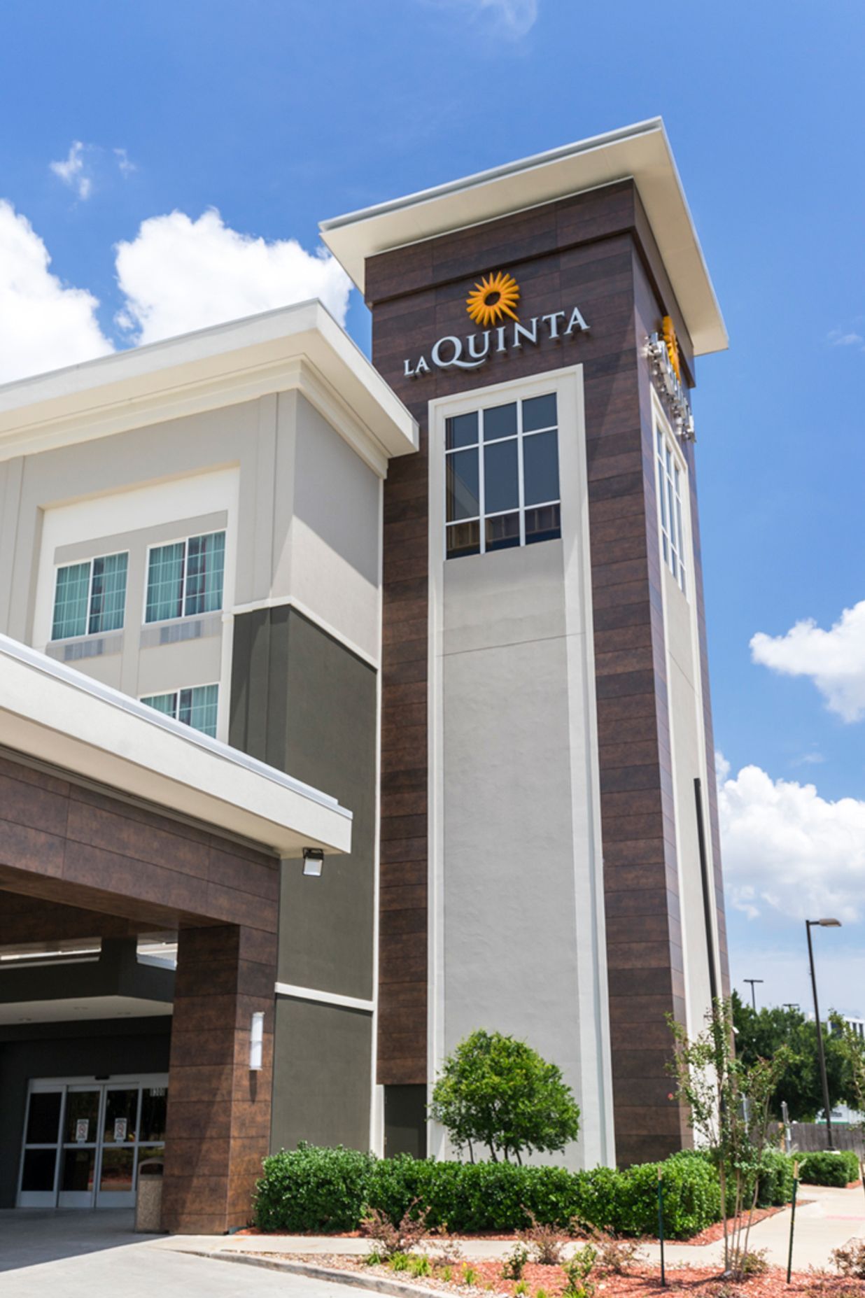 Types of sintered stone façades: a whole world to discover