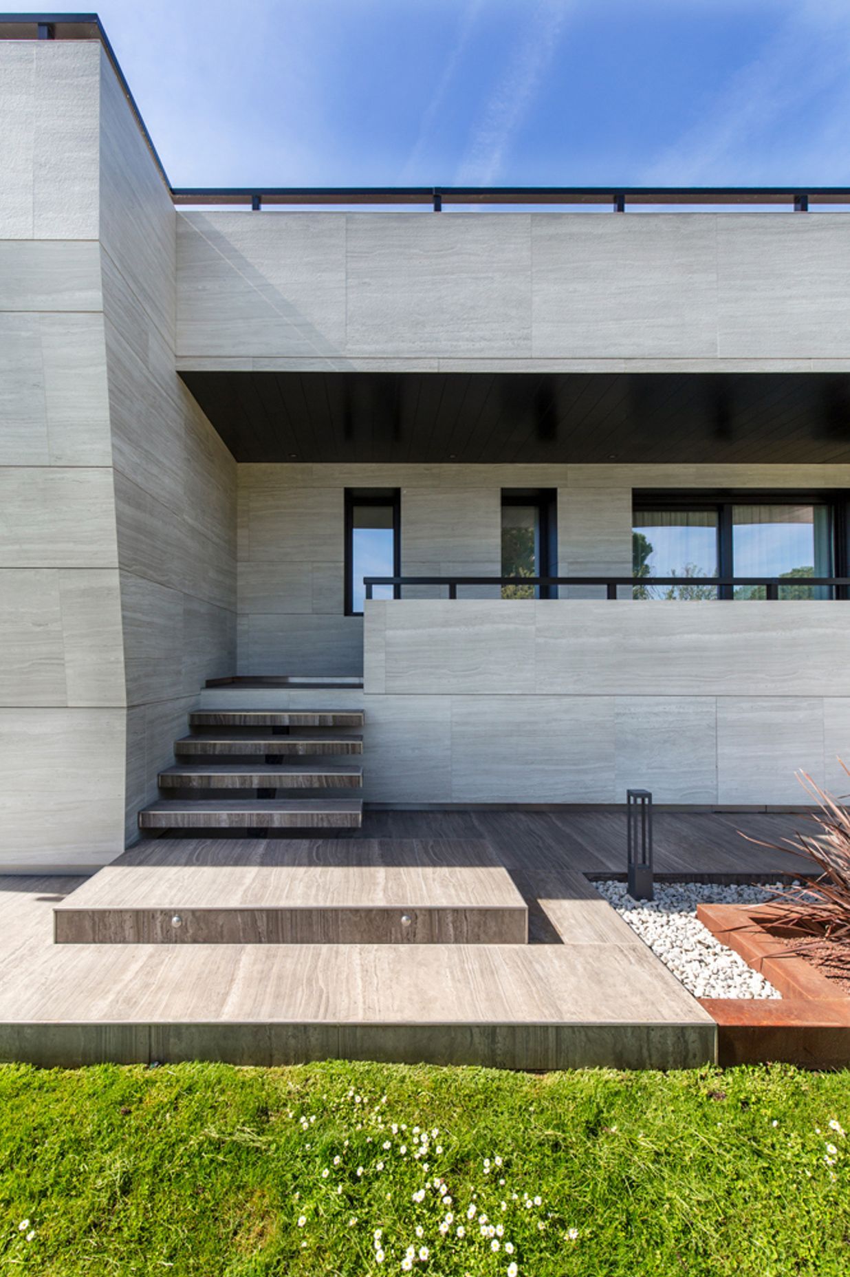 Types of sintered stone façades: a whole world to discover