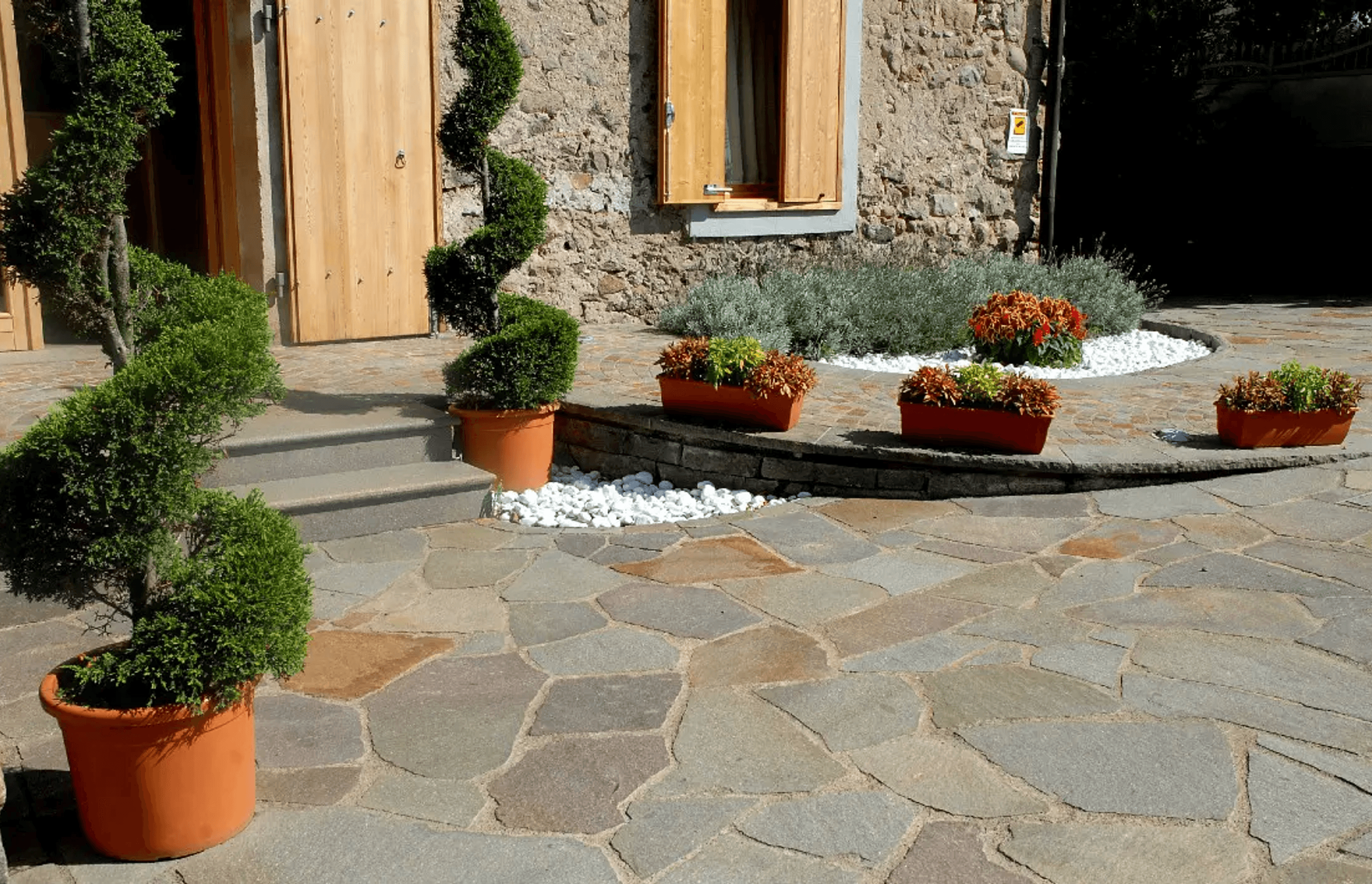 Porphyry Stone: Paving Tradition that Lasts Centuries
