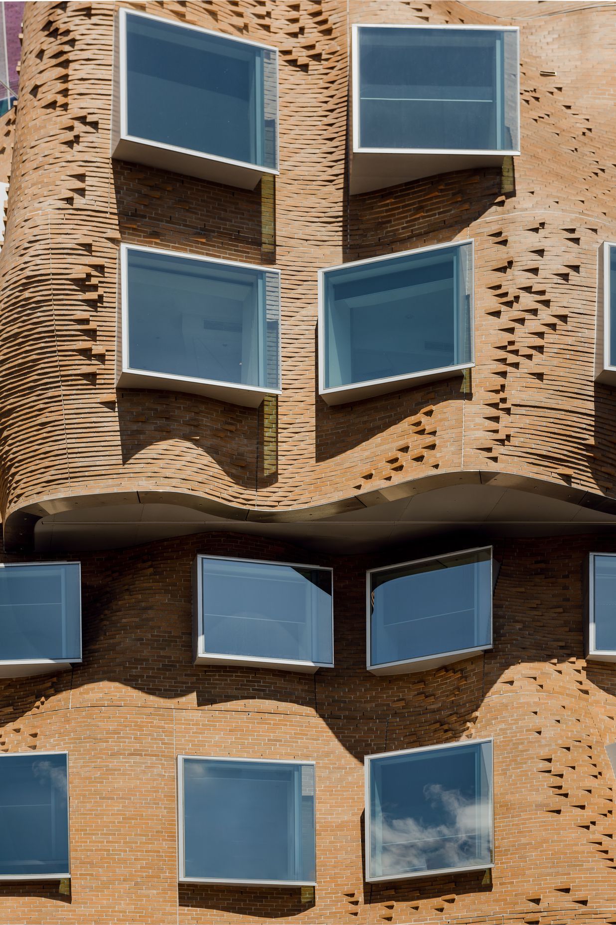 Dr Chau Chak Wing Building by Frank Ghery by Light & Lines | ArchiPro AU