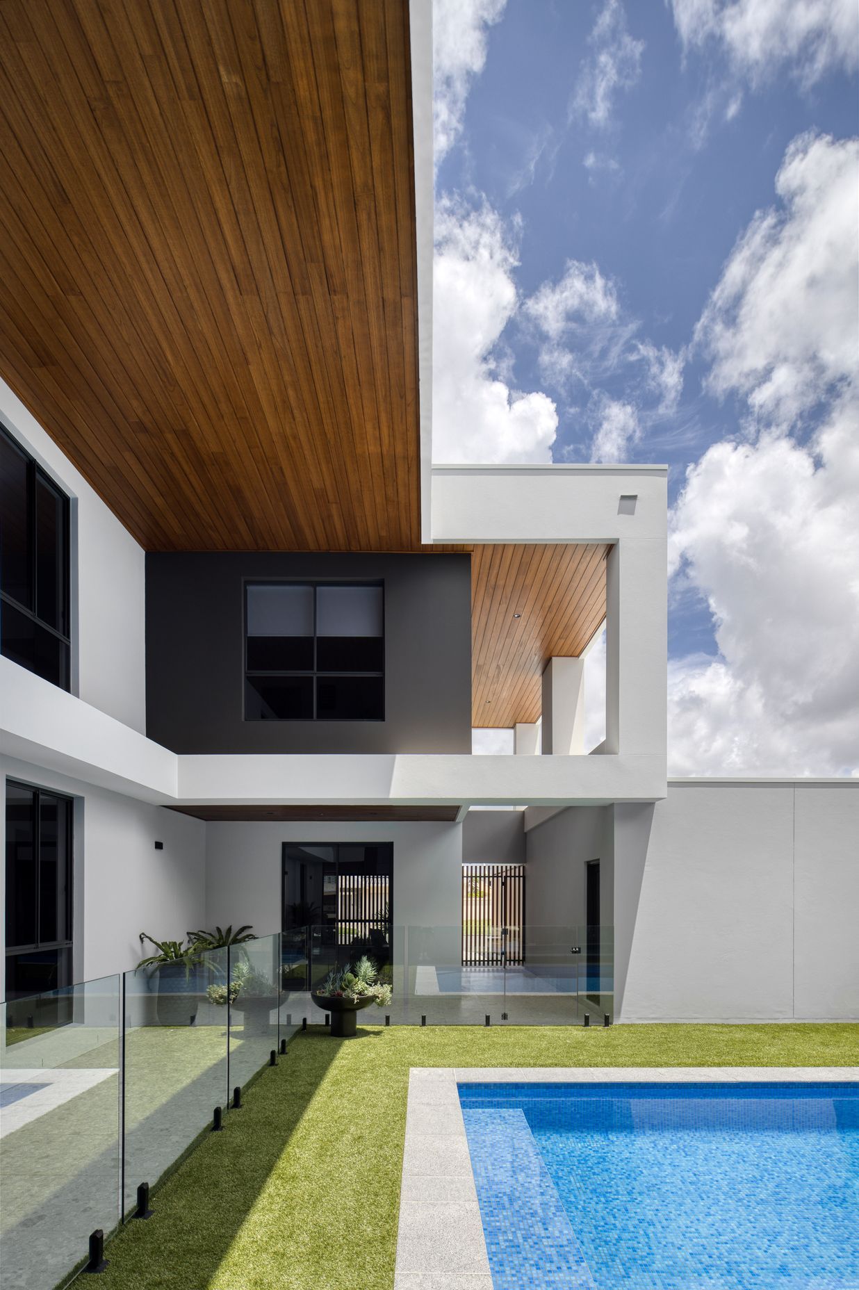 Paradise Waters Residence by Habitat Studio Architects | ArchiPro AU