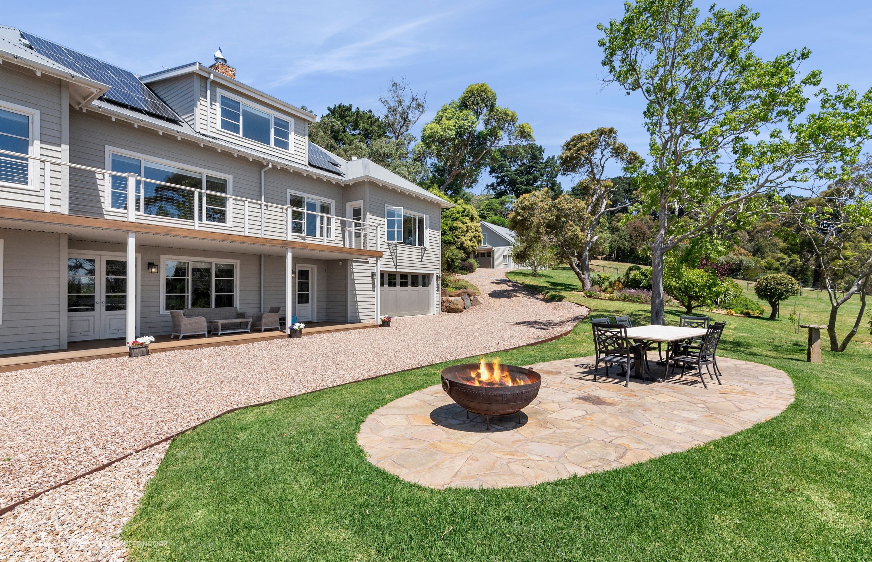 On the hill - Red Hill by Venn Constructions | ArchiPro AU