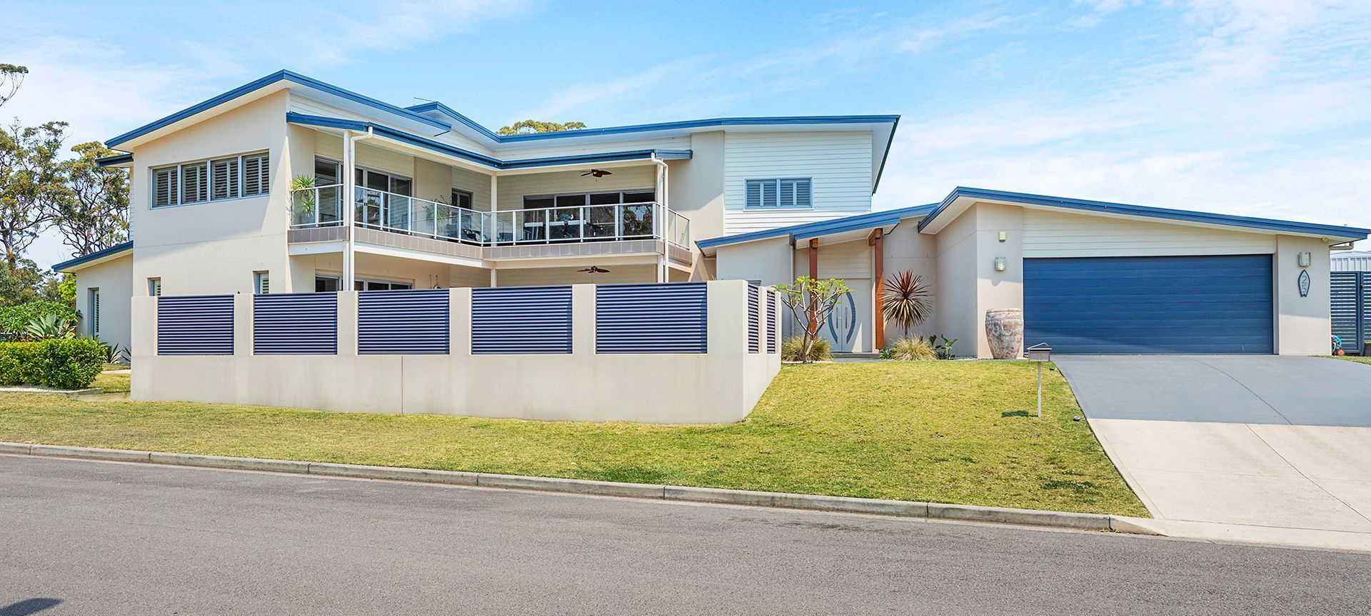 Two storey home overlook pool by Bakker Design | ArchiPro AU