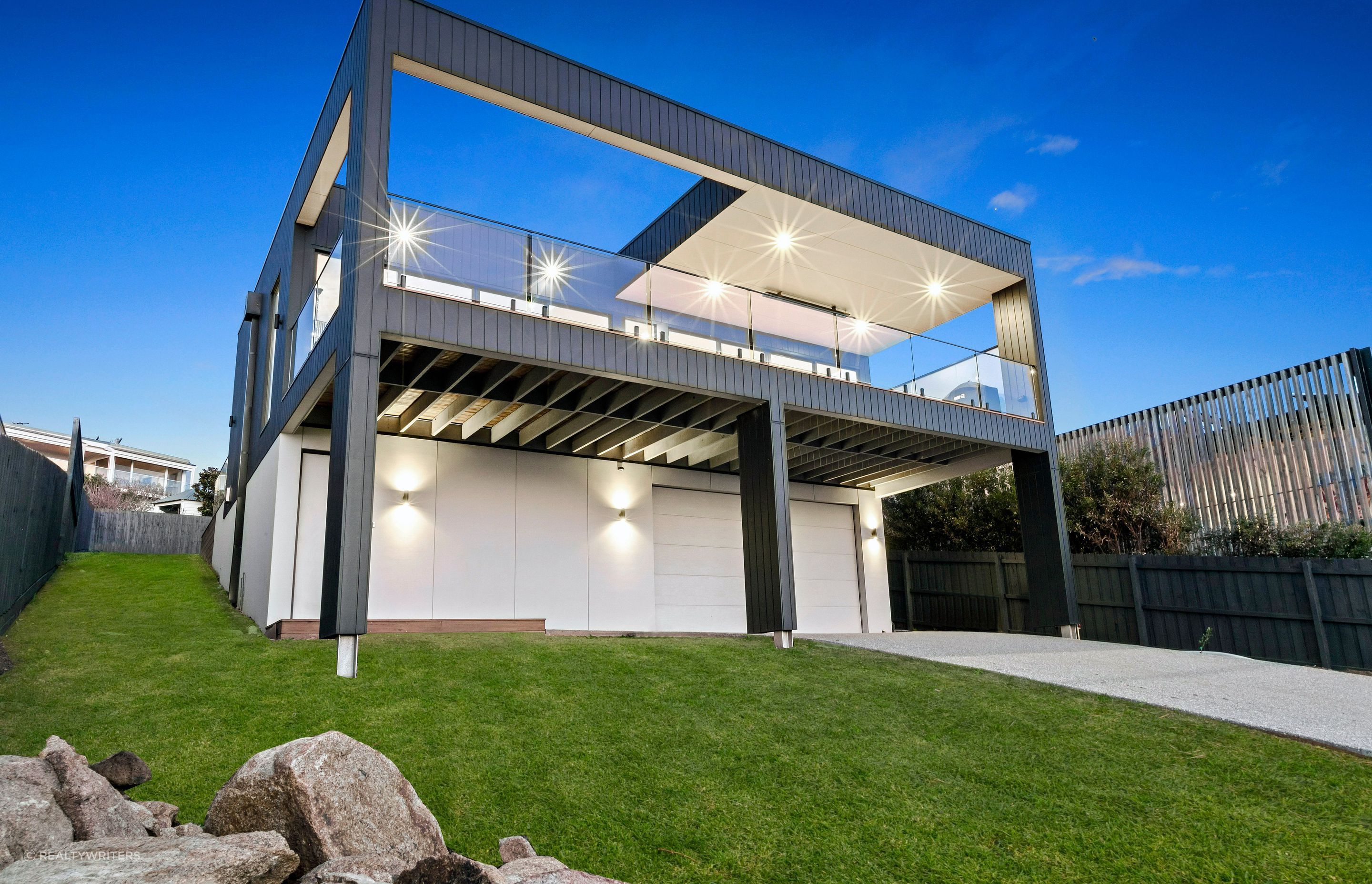 Esplanade Mount Martha by Venn Constructions | ArchiPro AU