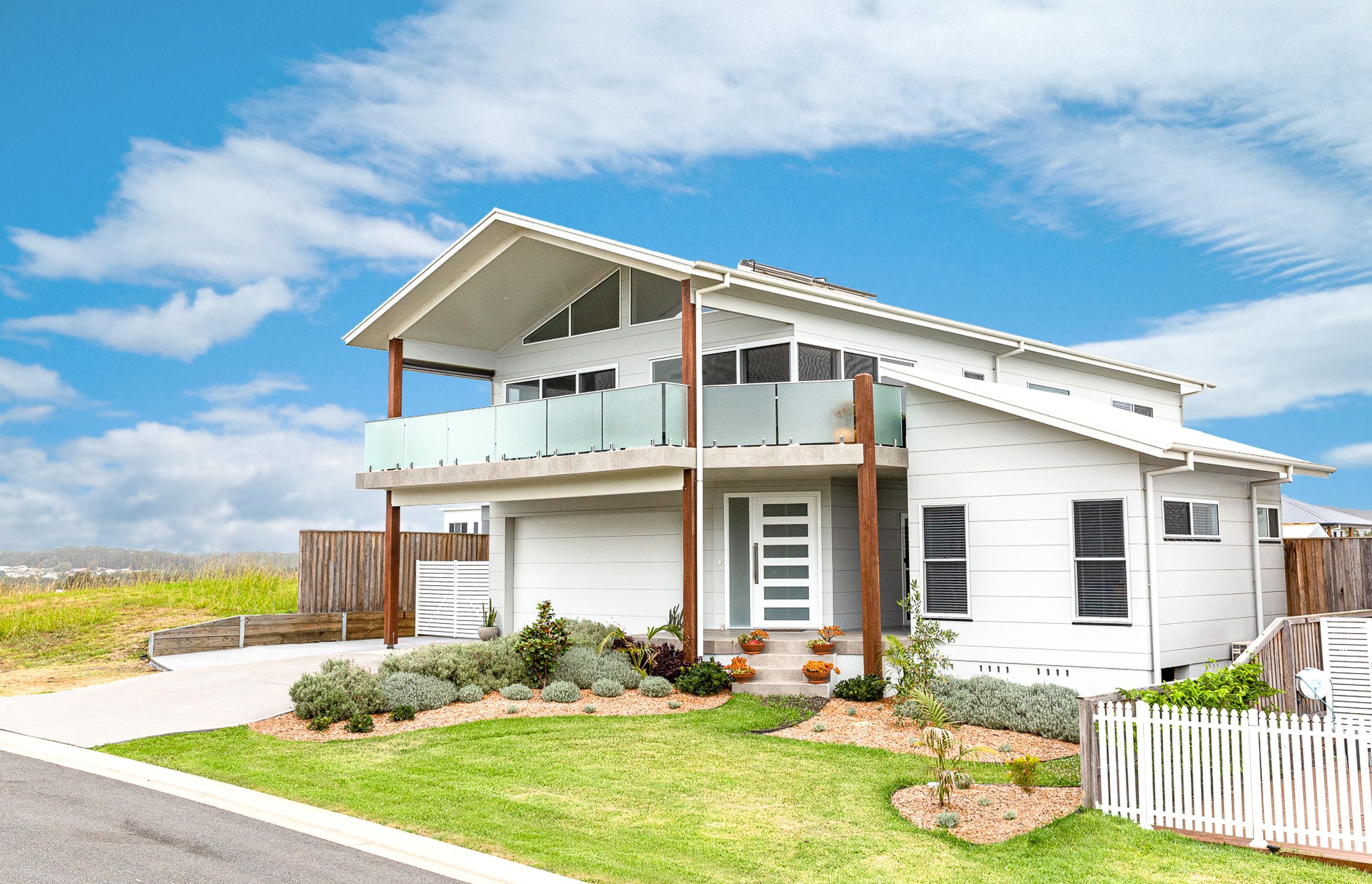 Surfers House by Simon Hayward Design | ArchiPro AU