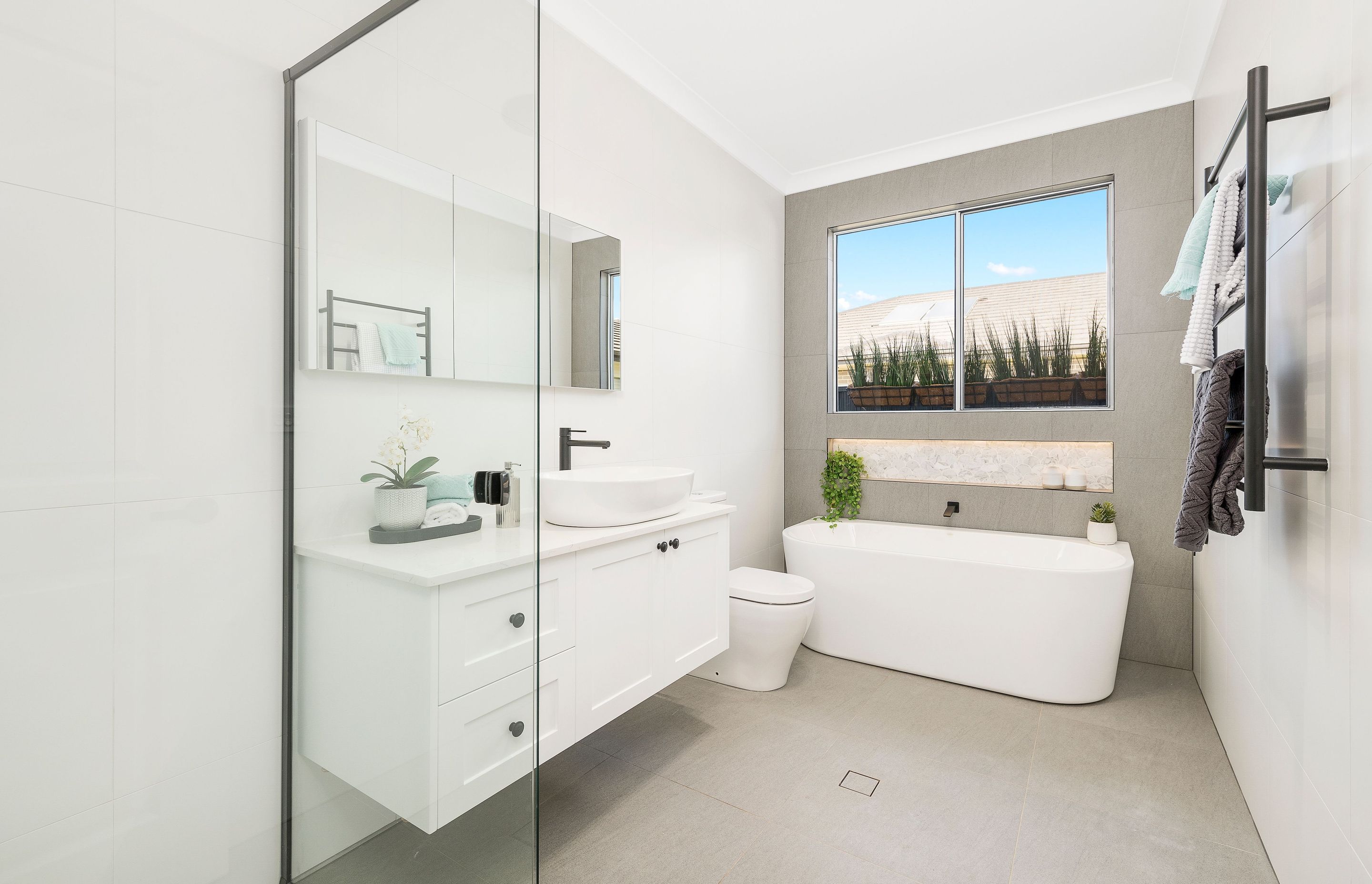 Silverdale Residence by Ultima Building Group | ArchiPro AU