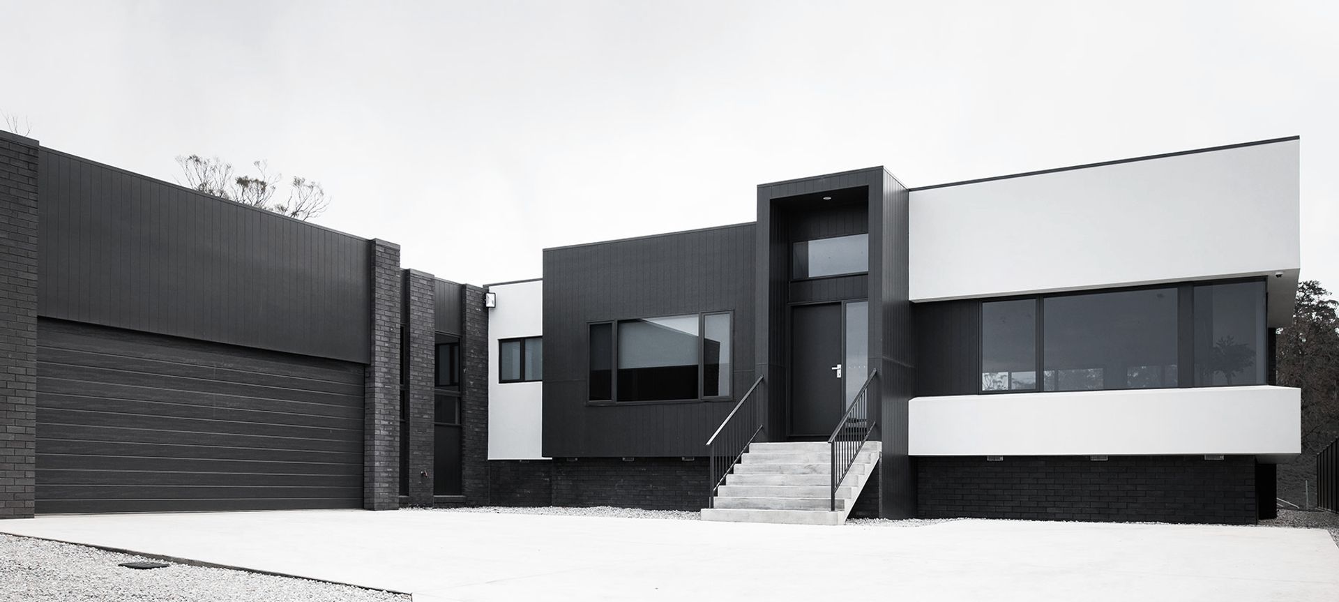 55 Lakeside Drive by Honed Architecture + Design | ArchiPro AU