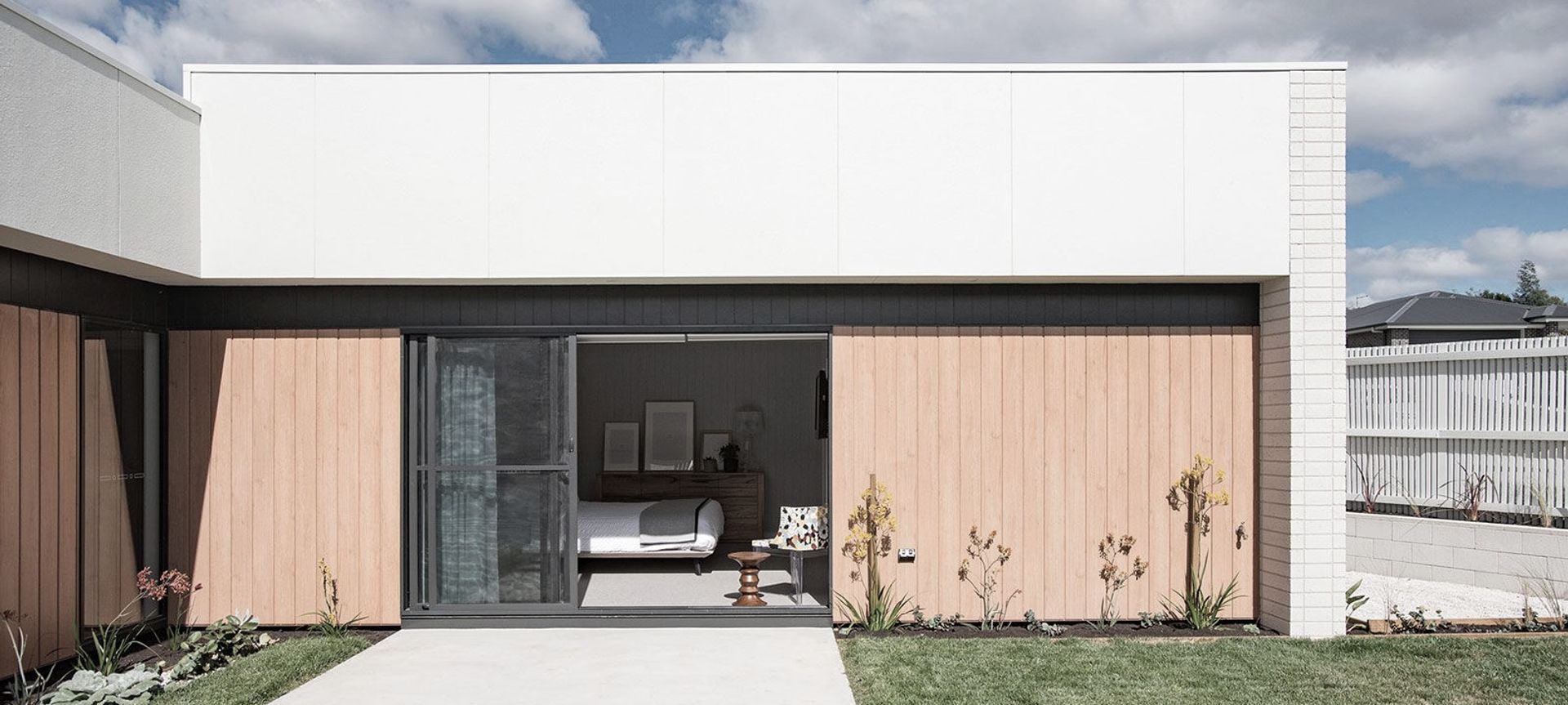 41 Lakeside Drive by Honed Architecture + Design | ArchiPro AU