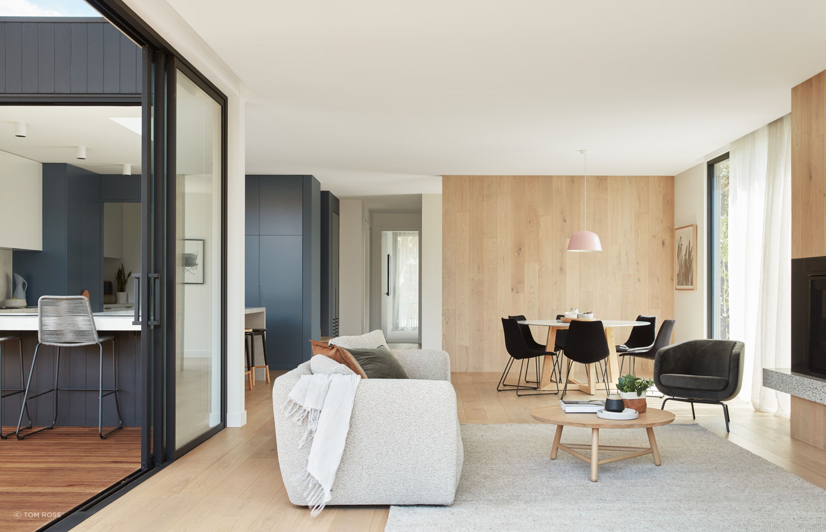 Spotted Gum House, Brighton East by Merrylees Architecture & Interiors ...