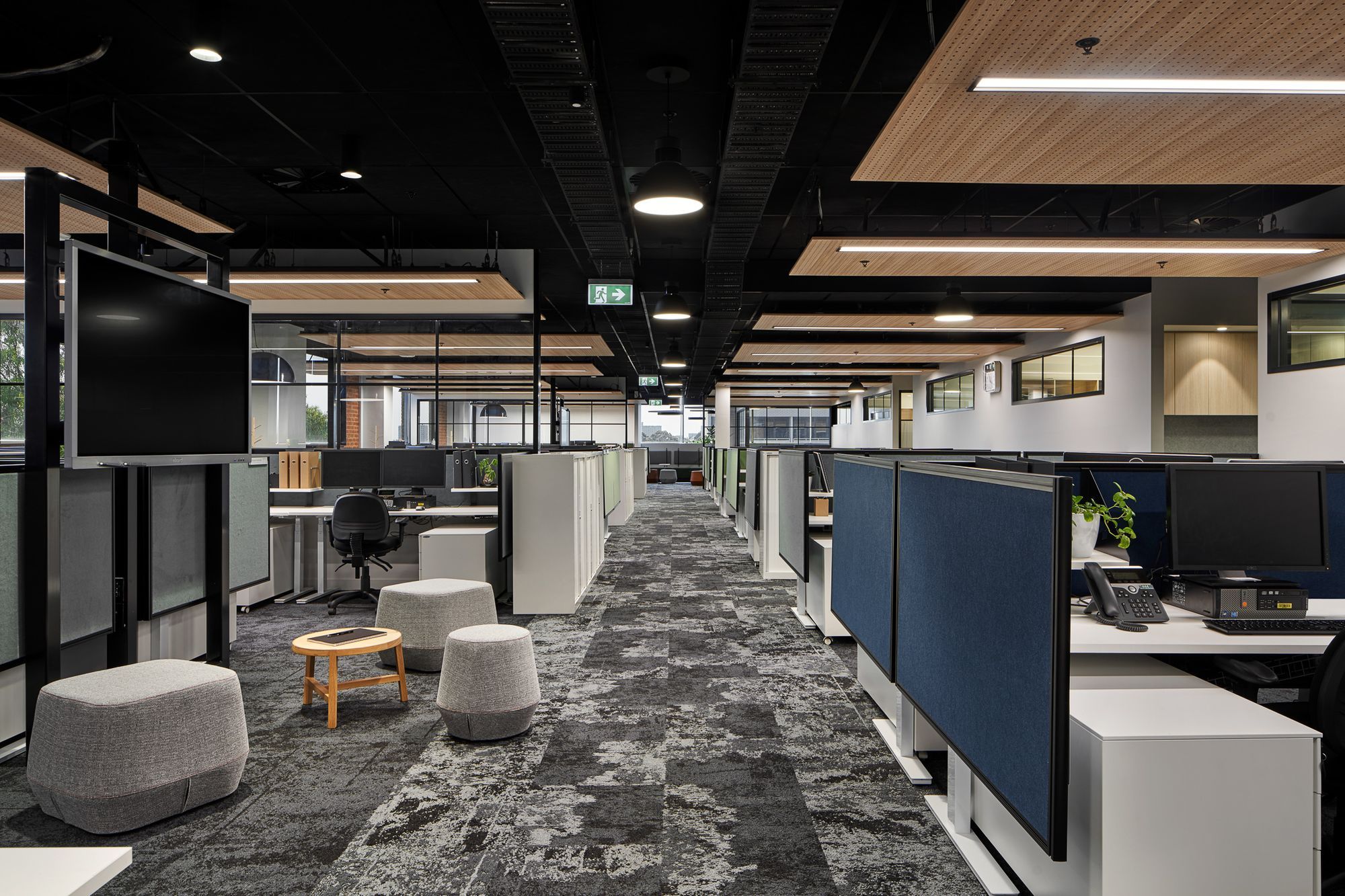Jane Bell House, Royal Melbourne Hospital by ClarkeHopkinsClarke ...