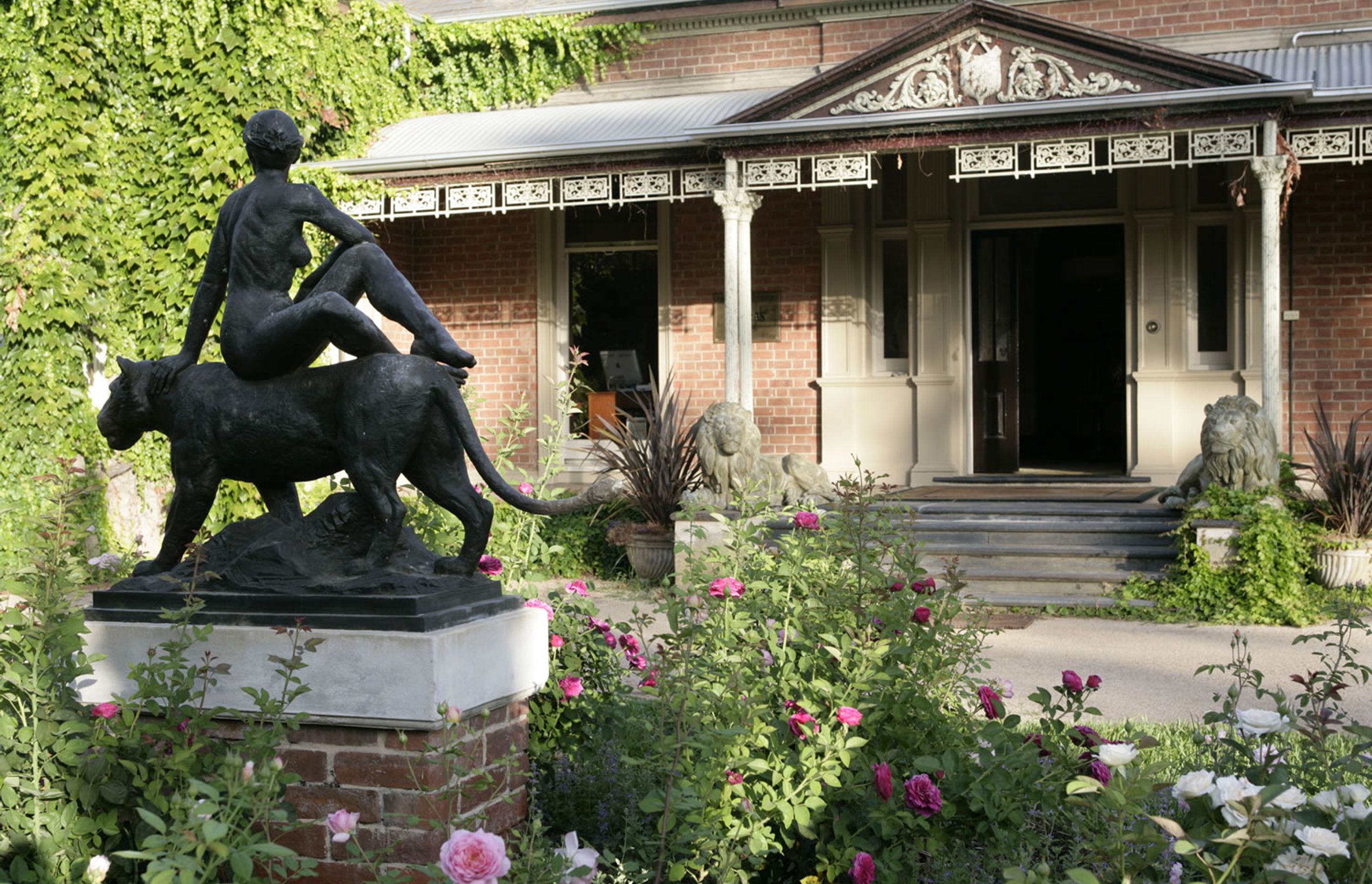 Bathurst by Myles Baldwin Design | ArchiPro AU