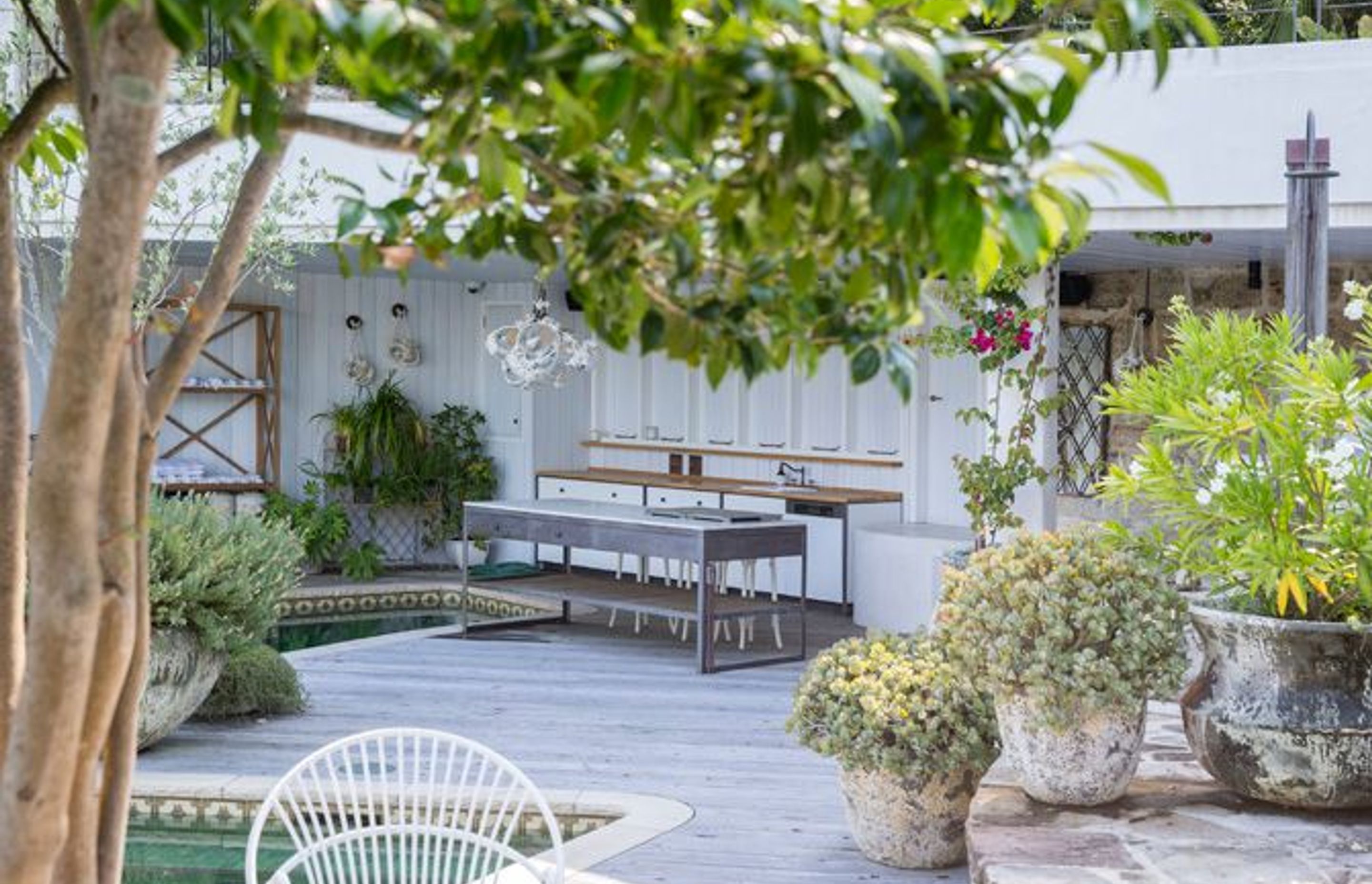 An Entertainer's Garden by Bates Landscape Construction | ArchiPro AU