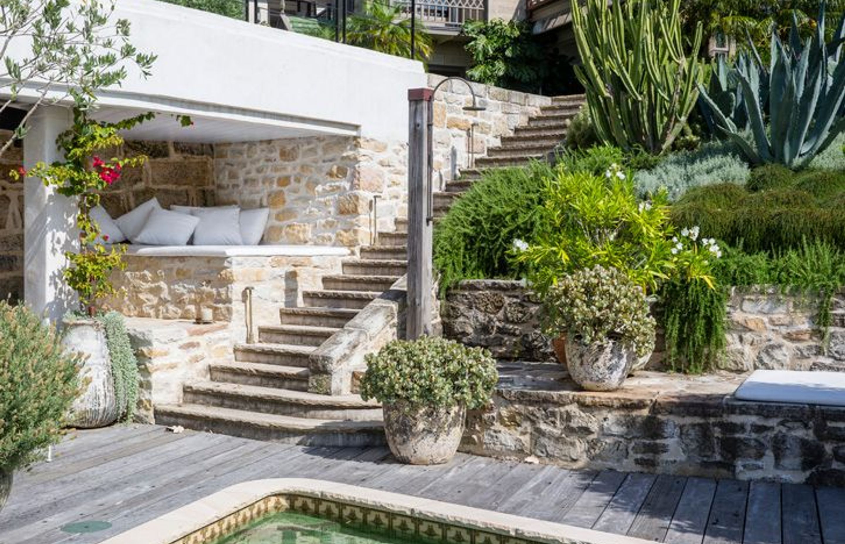 An Entertainer's Garden by Bates Landscape Construction | ArchiPro AU