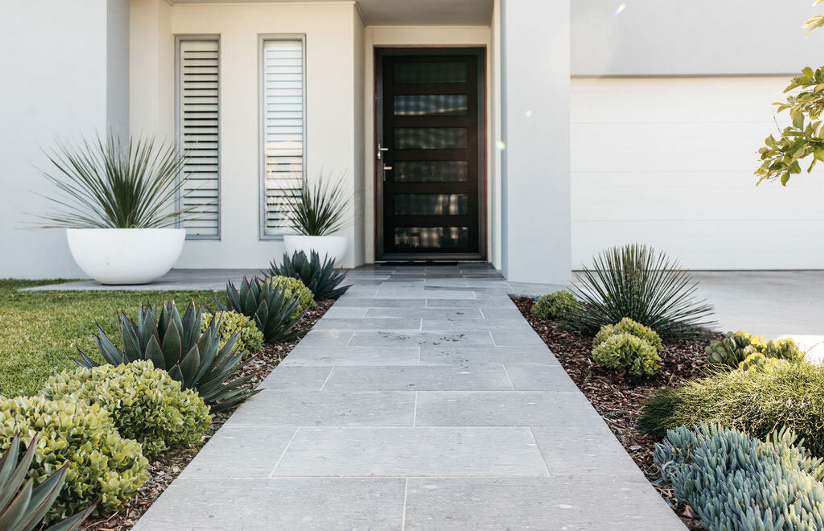 GREENHILLS BEACH by Sharp Landscaping | ArchiPro AU