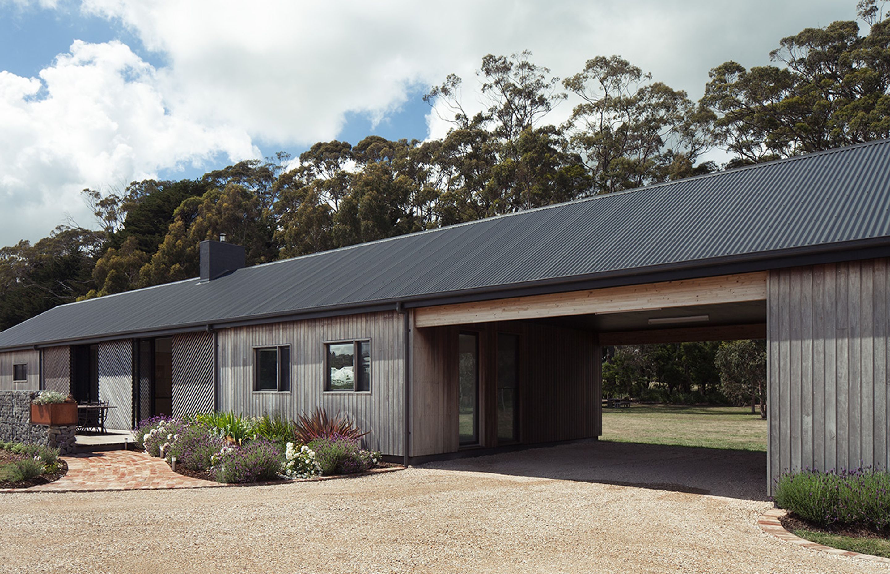 Trentham Long House by MRTN Architects | ArchiPro AU
