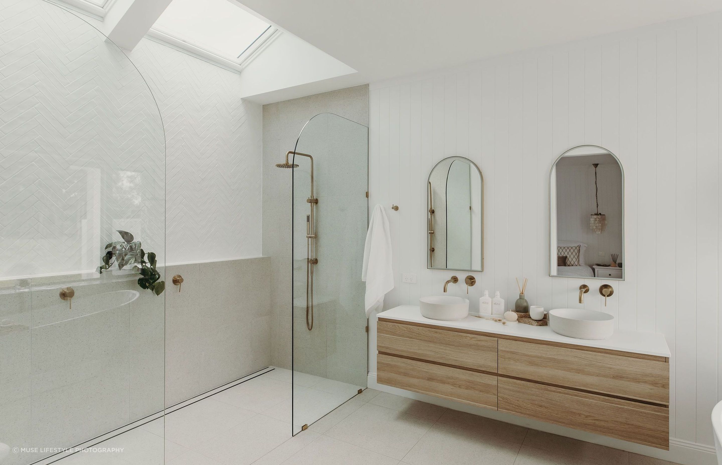 Modern Coastal Barn by Bakker Design | ArchiPro AU