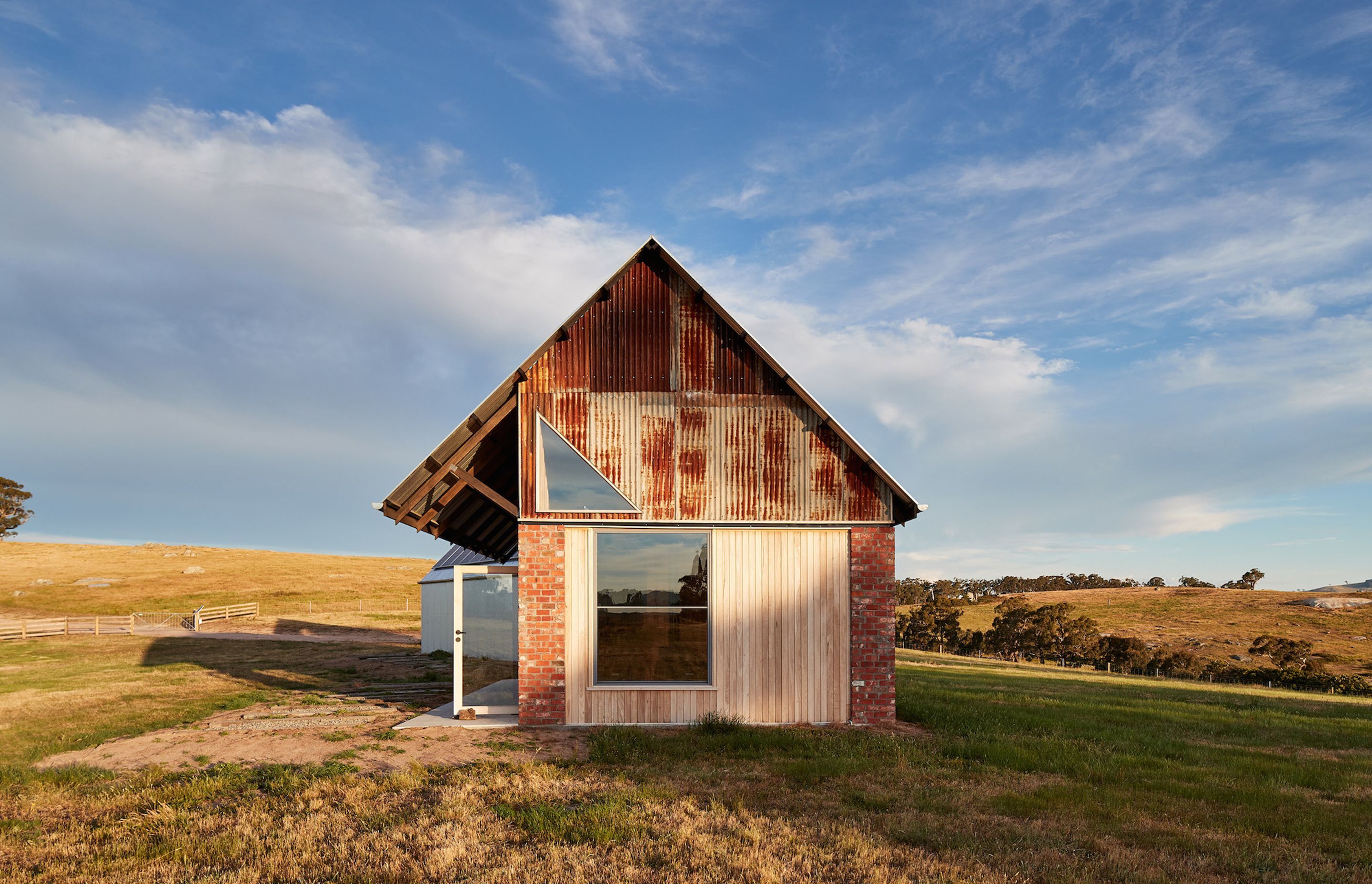 Nulla Vale by MRTN Architects | ArchiPro AU