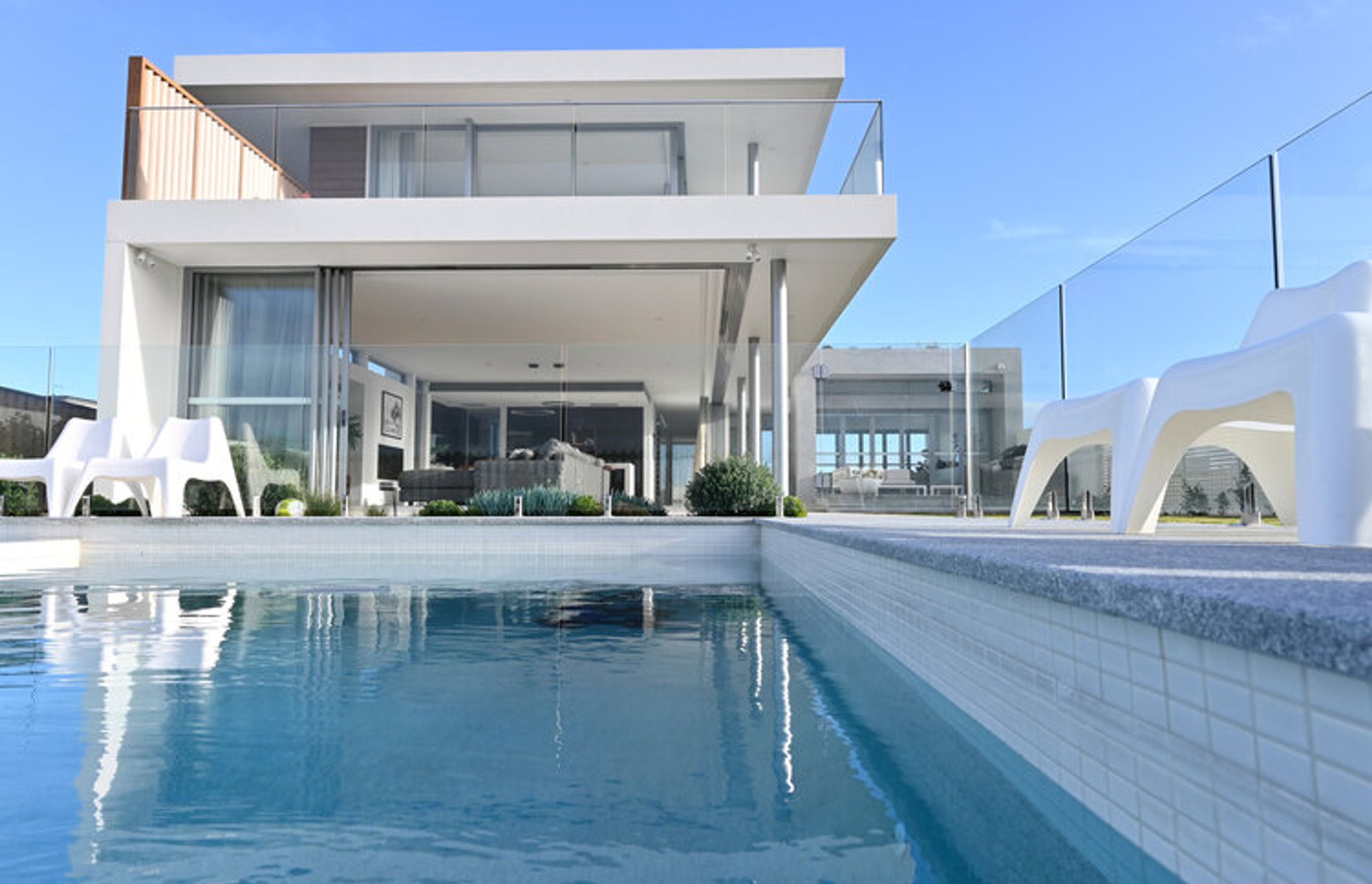 Greenhills Beach by LUX BUILDING | ArchiPro AU