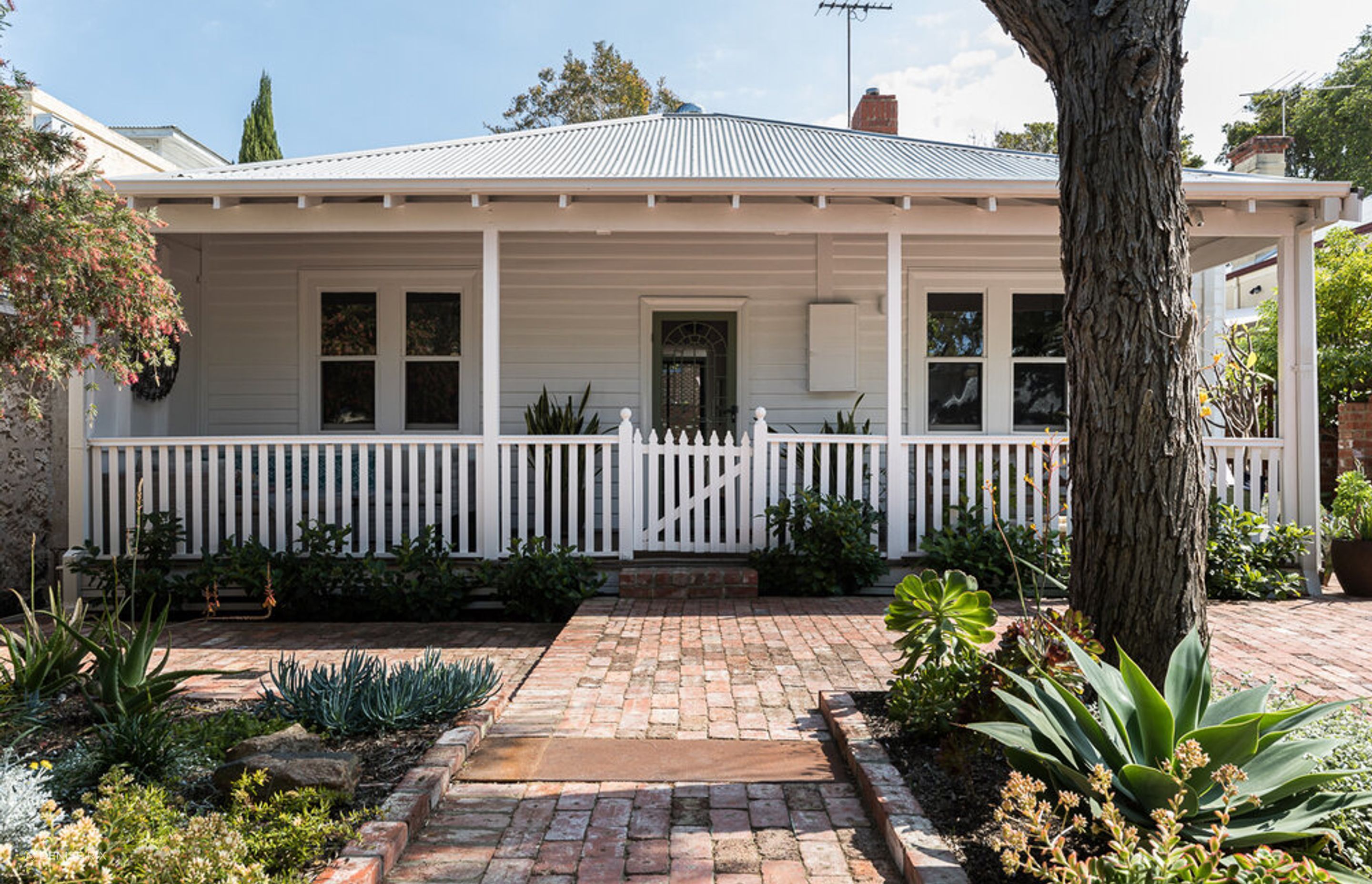 Charles by Cast Studio | ArchiPro AU