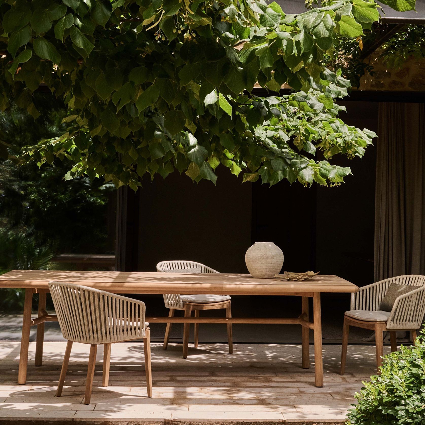 UkiYo | Dining Table | ArchiPro AU