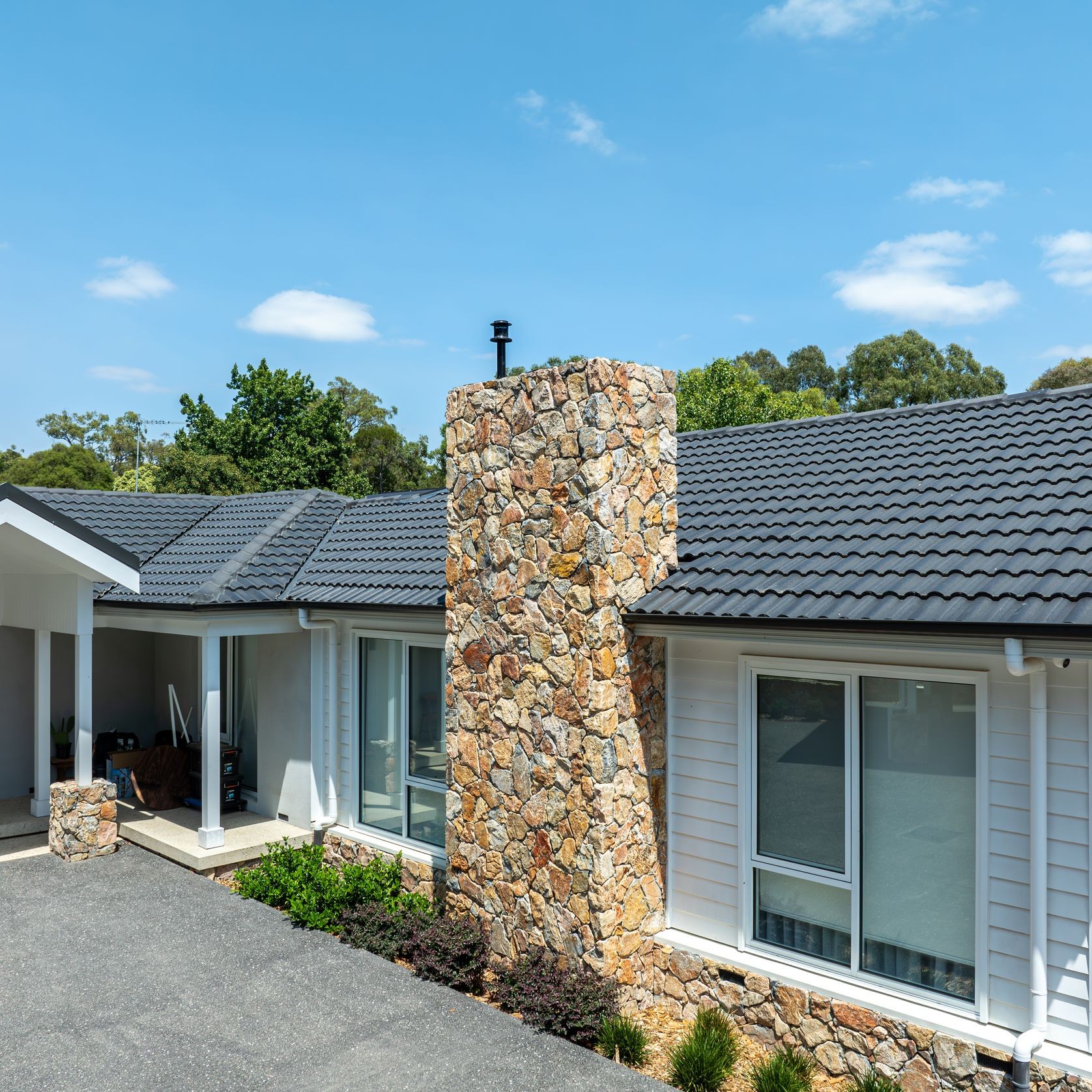 Loose Random Uluru Wall Cladding | ArchiPro AU