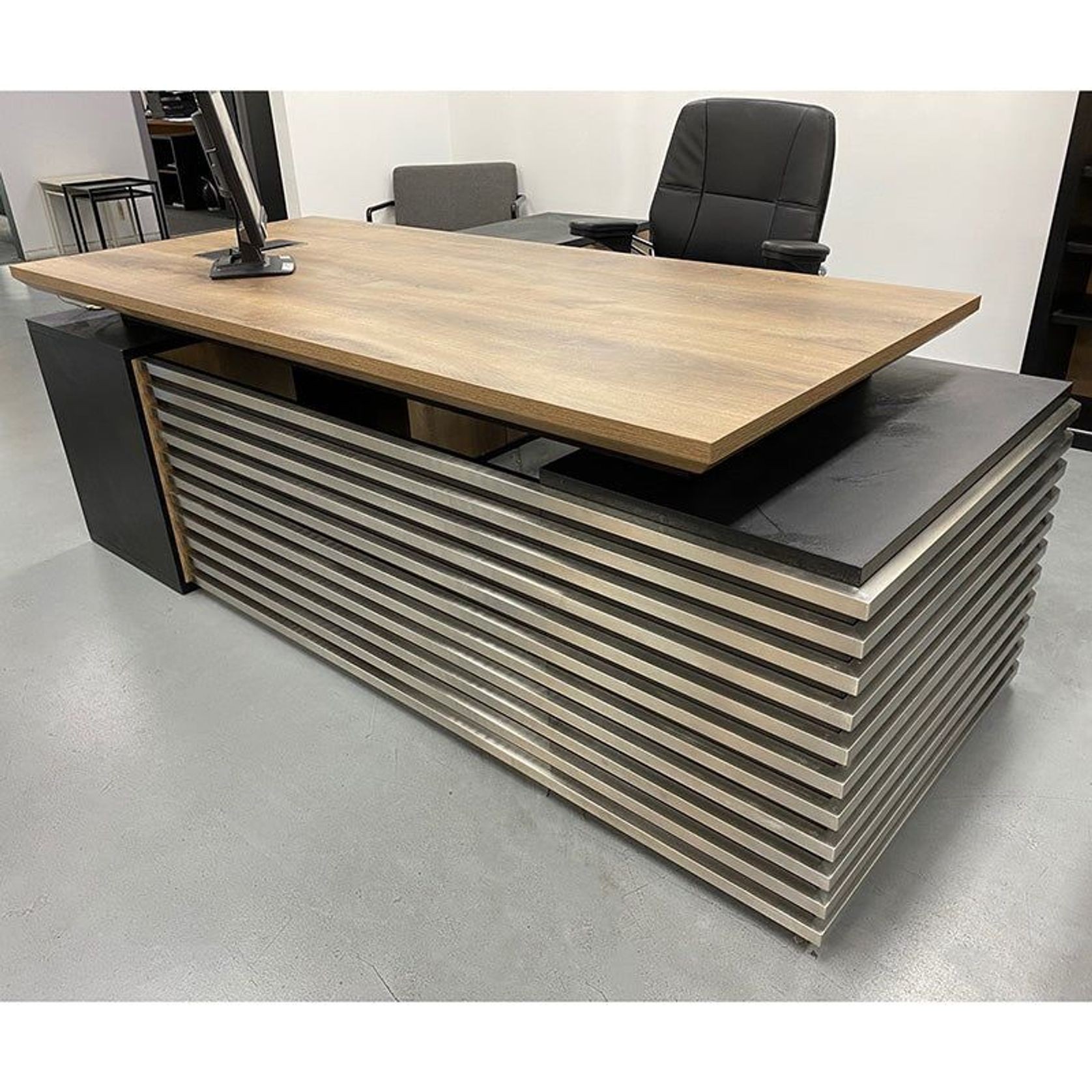 PHOENIX Executive Desk with Right Return 2.2M - Warm Oak & Black ...