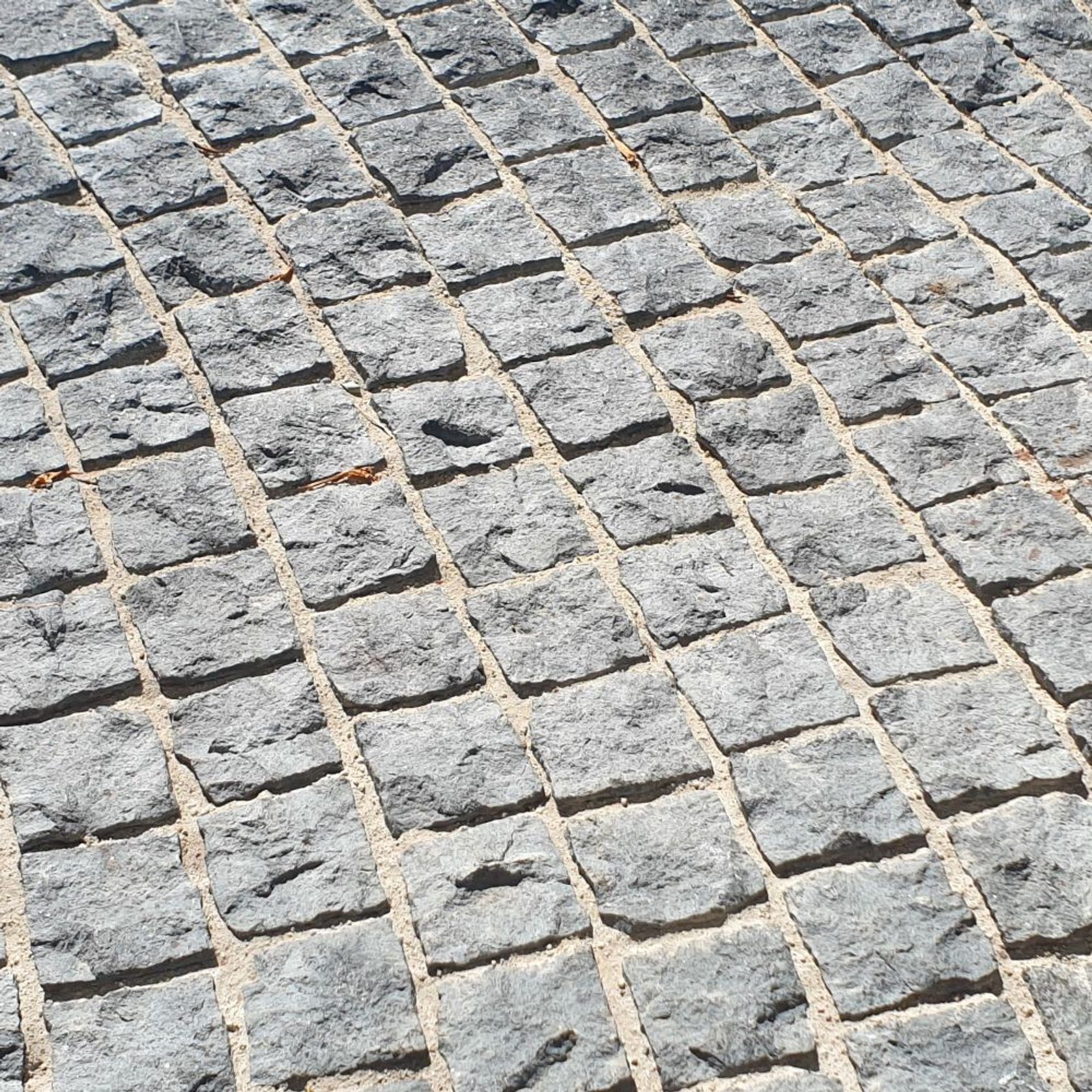 Stoneyard Urban Bluestone Cobblestone - 100mm x 100mm | ArchiPro AU