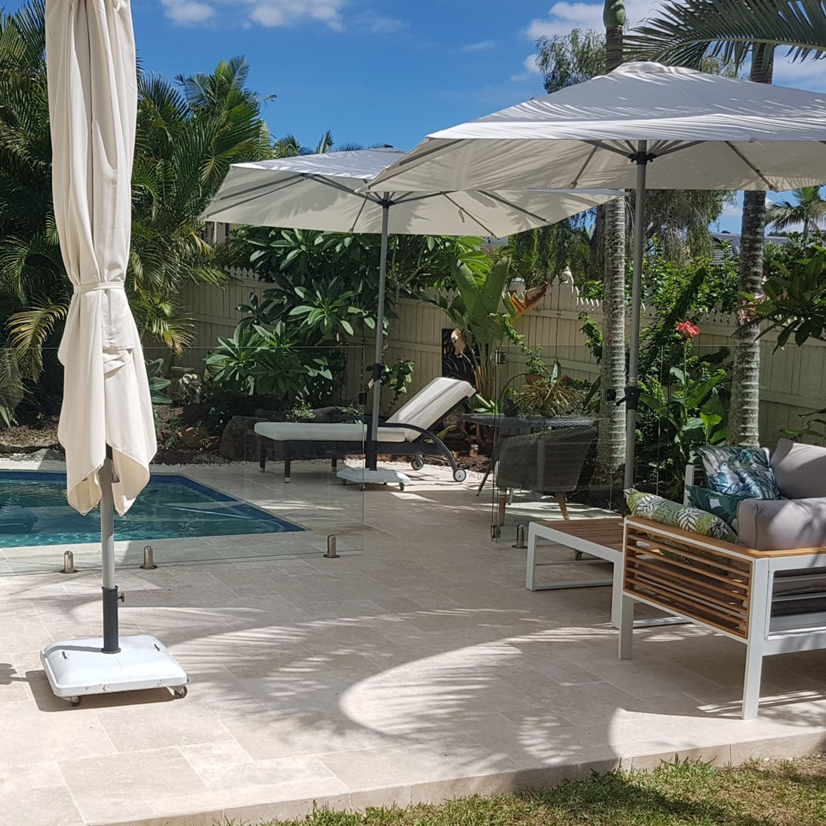 12mm Ivory Travertine French Pattern Tiles - Tumbled | ArchiPro AU