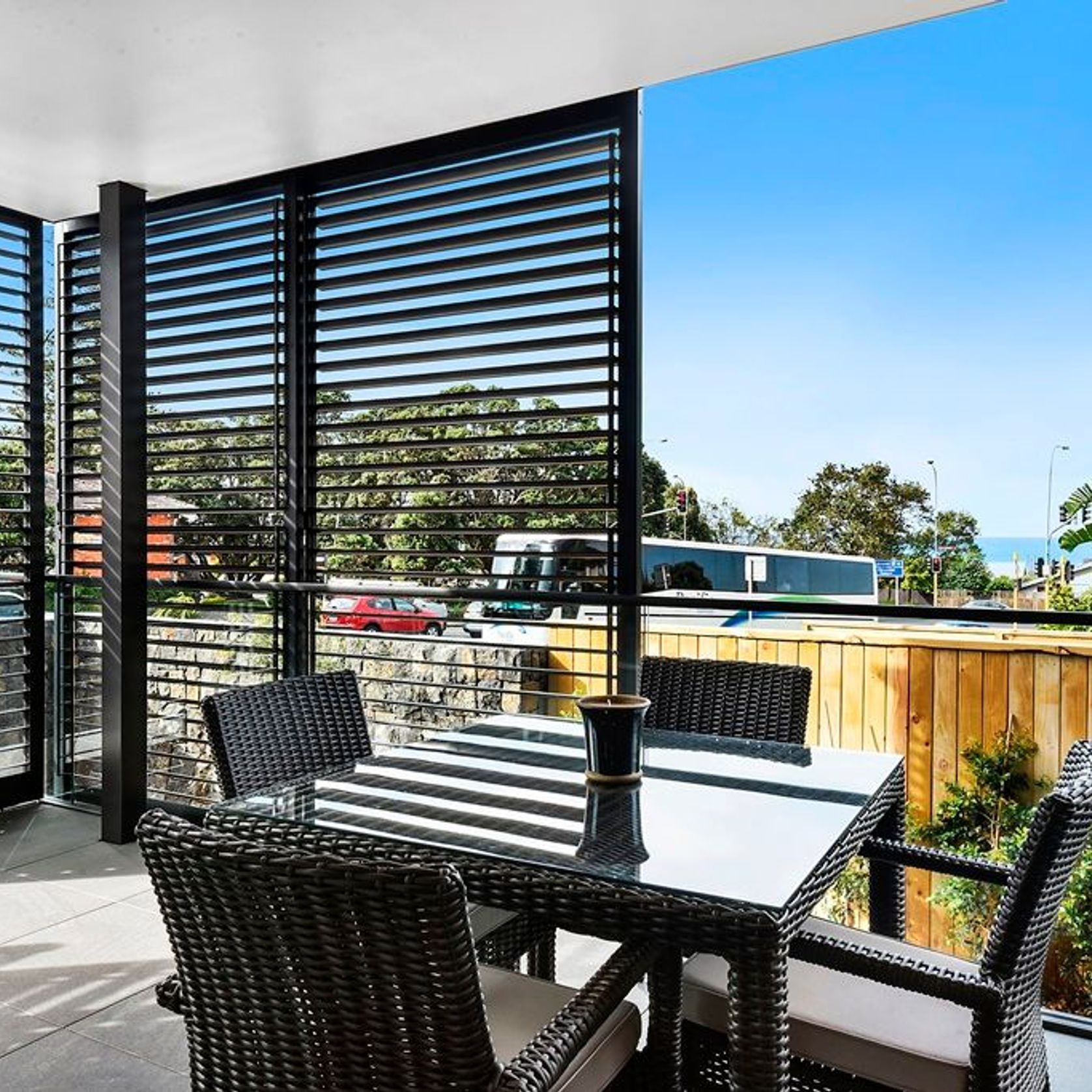 Hand Adjustable Louvre Panels (KISS Pivot System) | ArchiPro AU