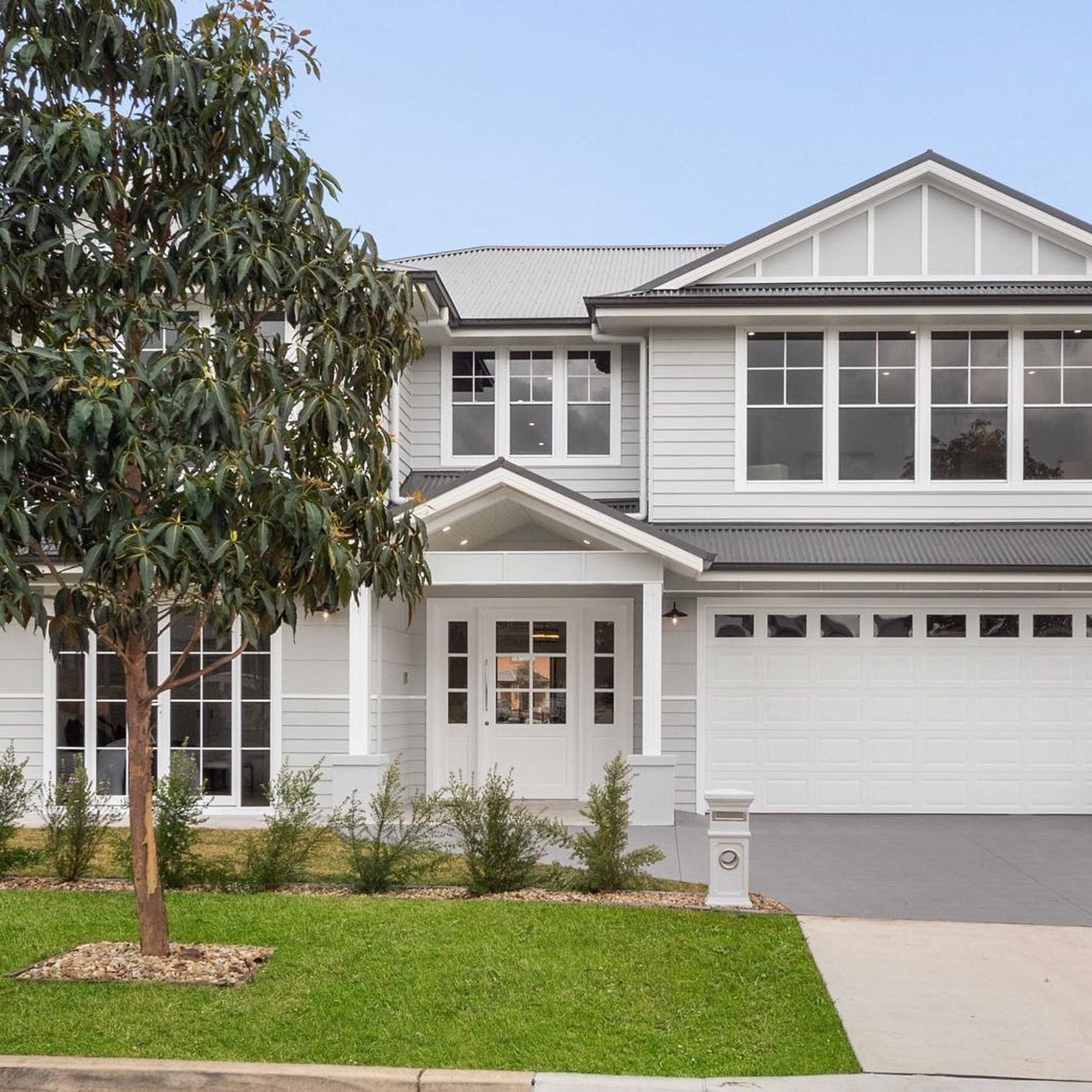 Colorbond® Garage Doors | Sectional Doors | ArchiPro AU
