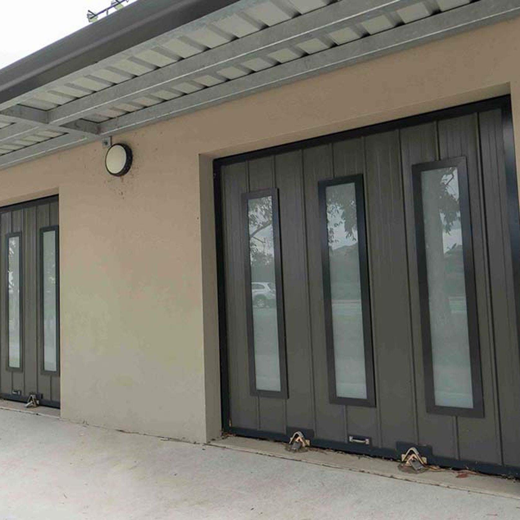 SC1000 Tilt Up Counterweight Balanced Door | Counterweight Doors ...