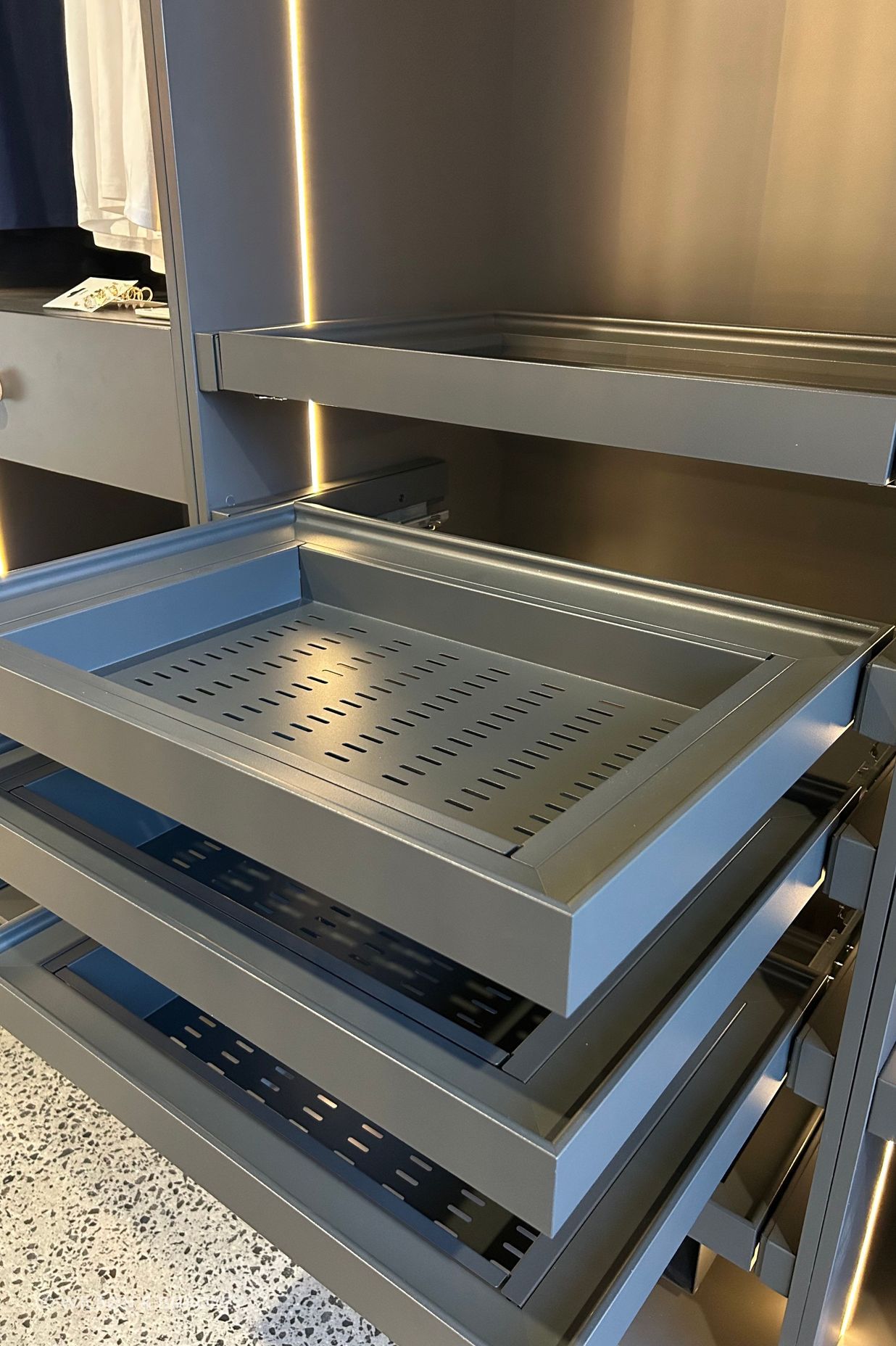 Clever storage: how adaptable wardrobe design can declutter and ...