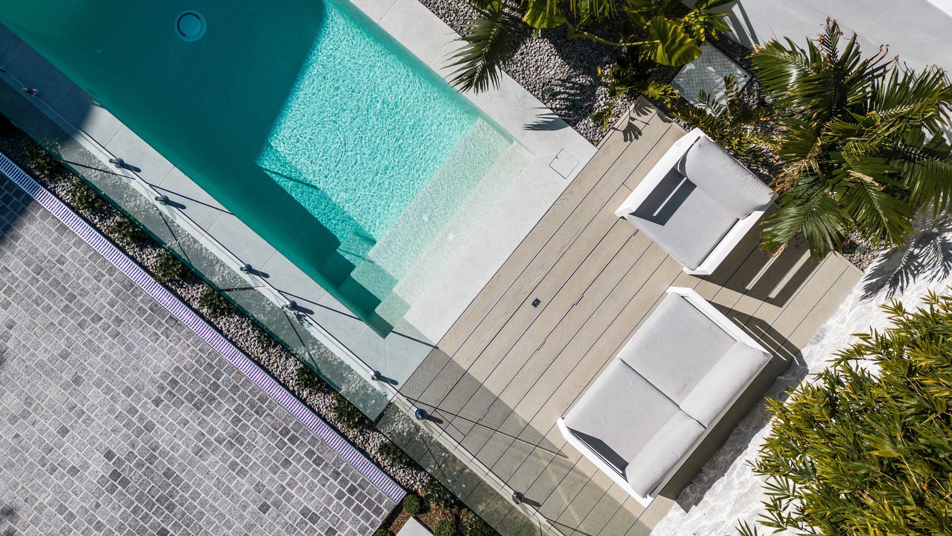 5 best practices to seamlessly integrate hidden pool covers