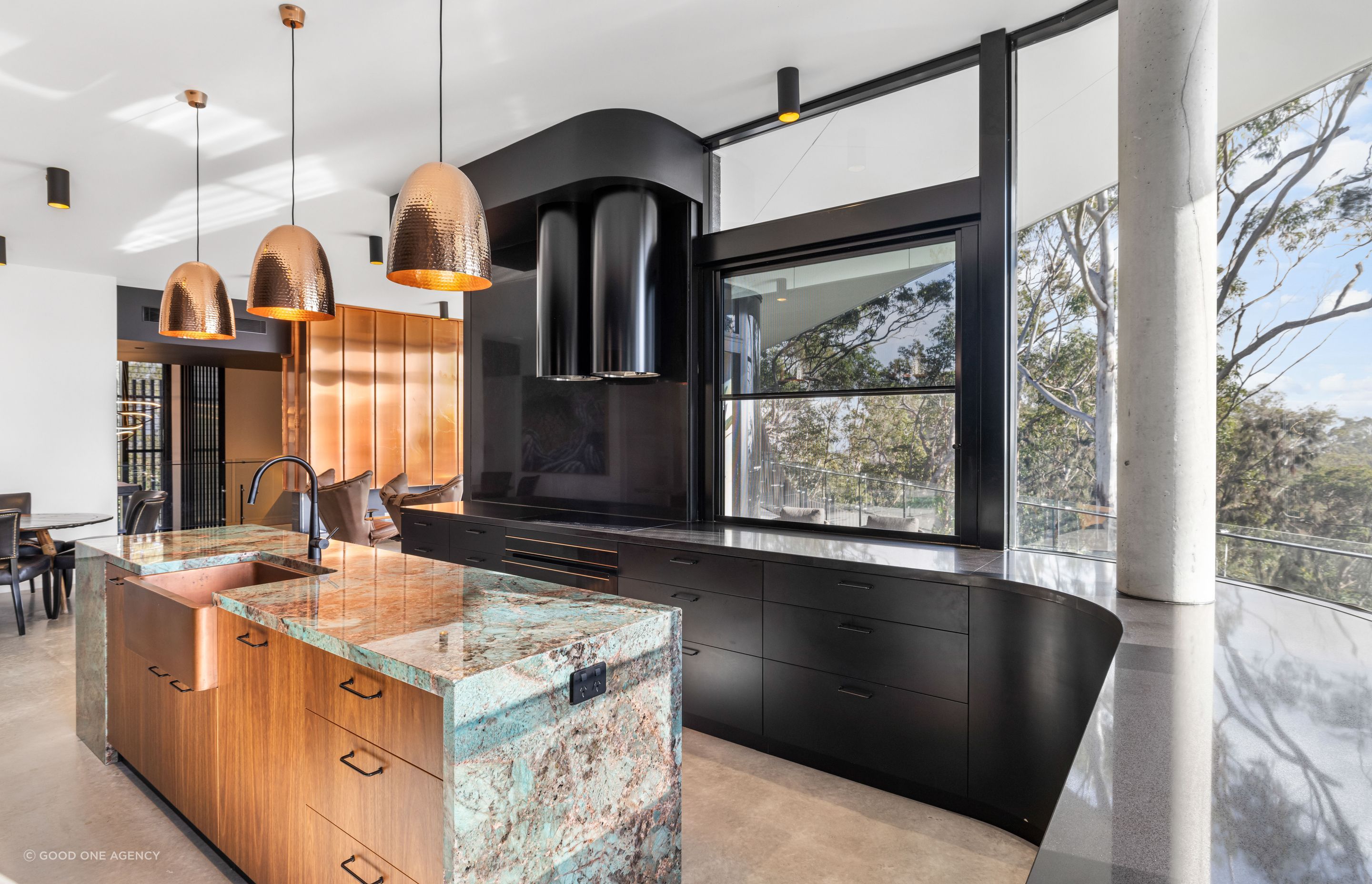 Curved & contemporary: a sculptural home curling along a Gold Coast ...