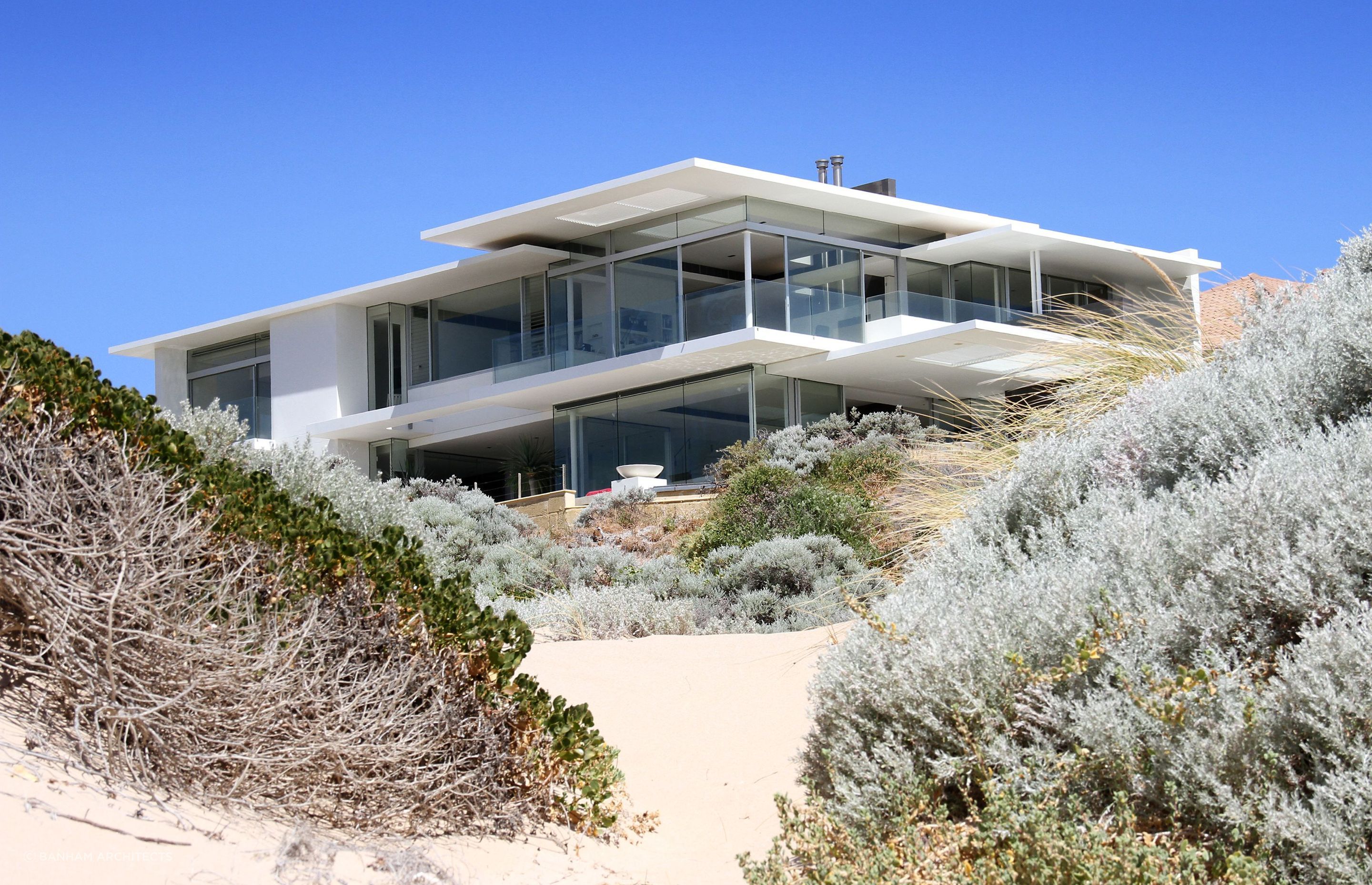 Beach house design: 10 eye-catching luxury homes