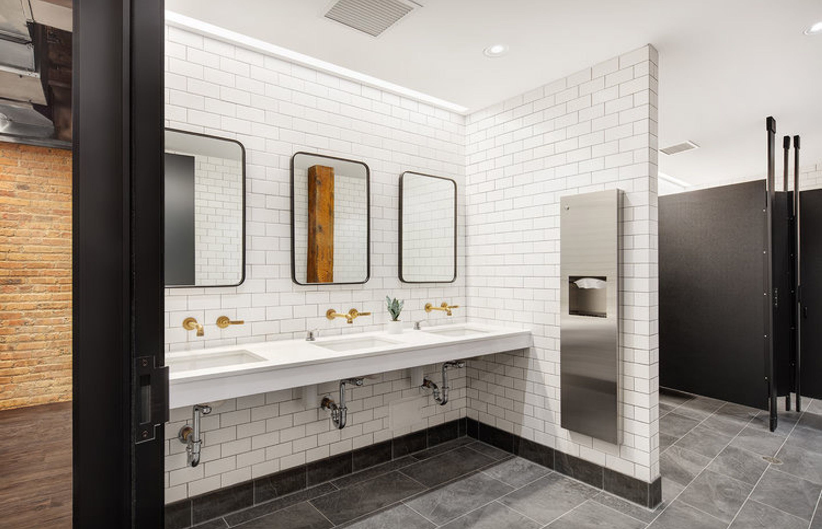 Adaptive Re-use – Chicago, Usa by Bennett Murada Architects | ArchiPro AU