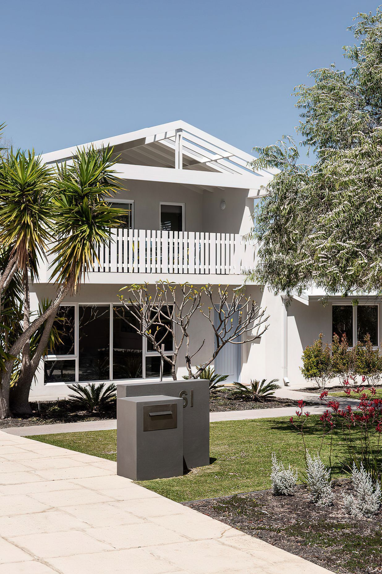 Surfmist House by Sandy Anghie Architect | ArchiPro AU