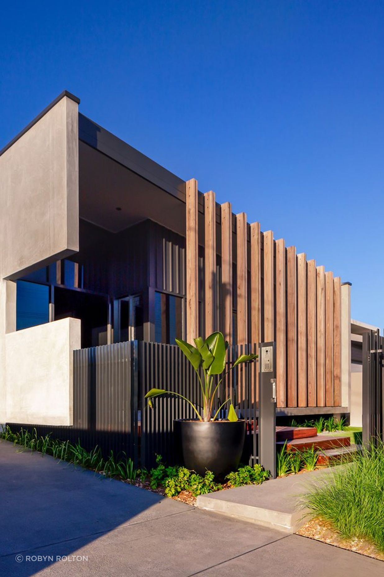 Modern Mooloolaba Residence by Fluid Design | ArchiPro AU