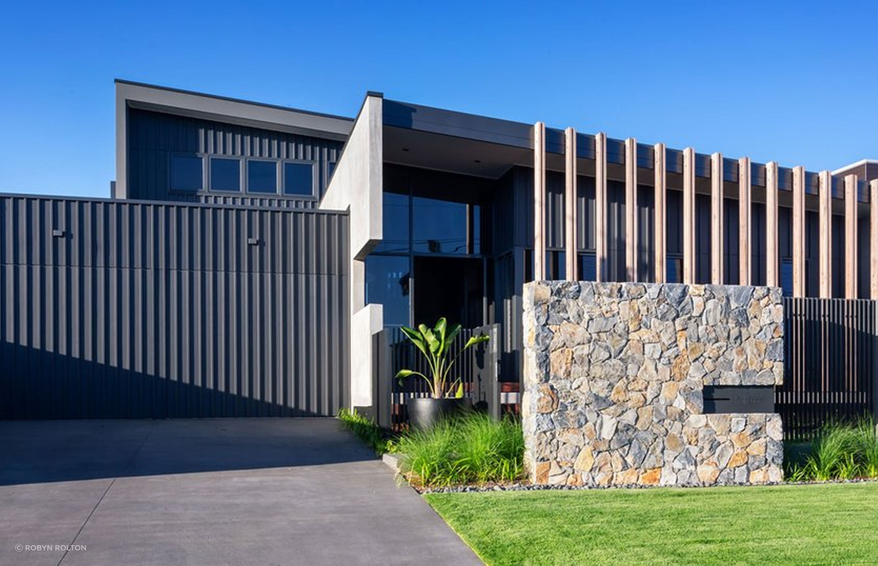 Modern Mooloolaba Residence by Fluid Design | ArchiPro AU