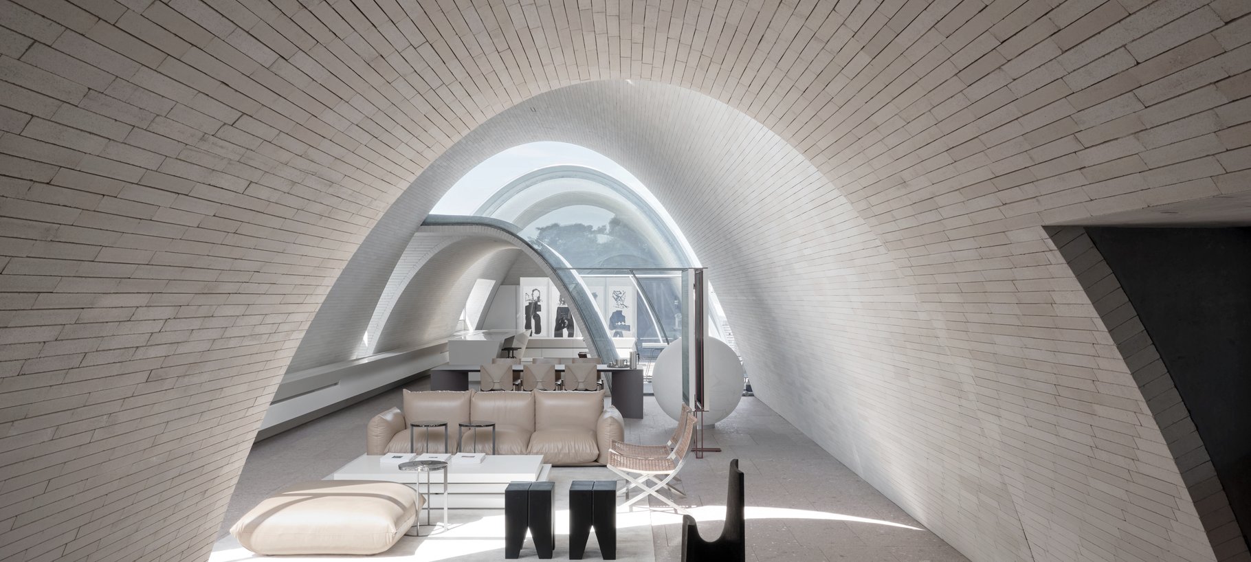 The rise and fall and rise of arches in architecture