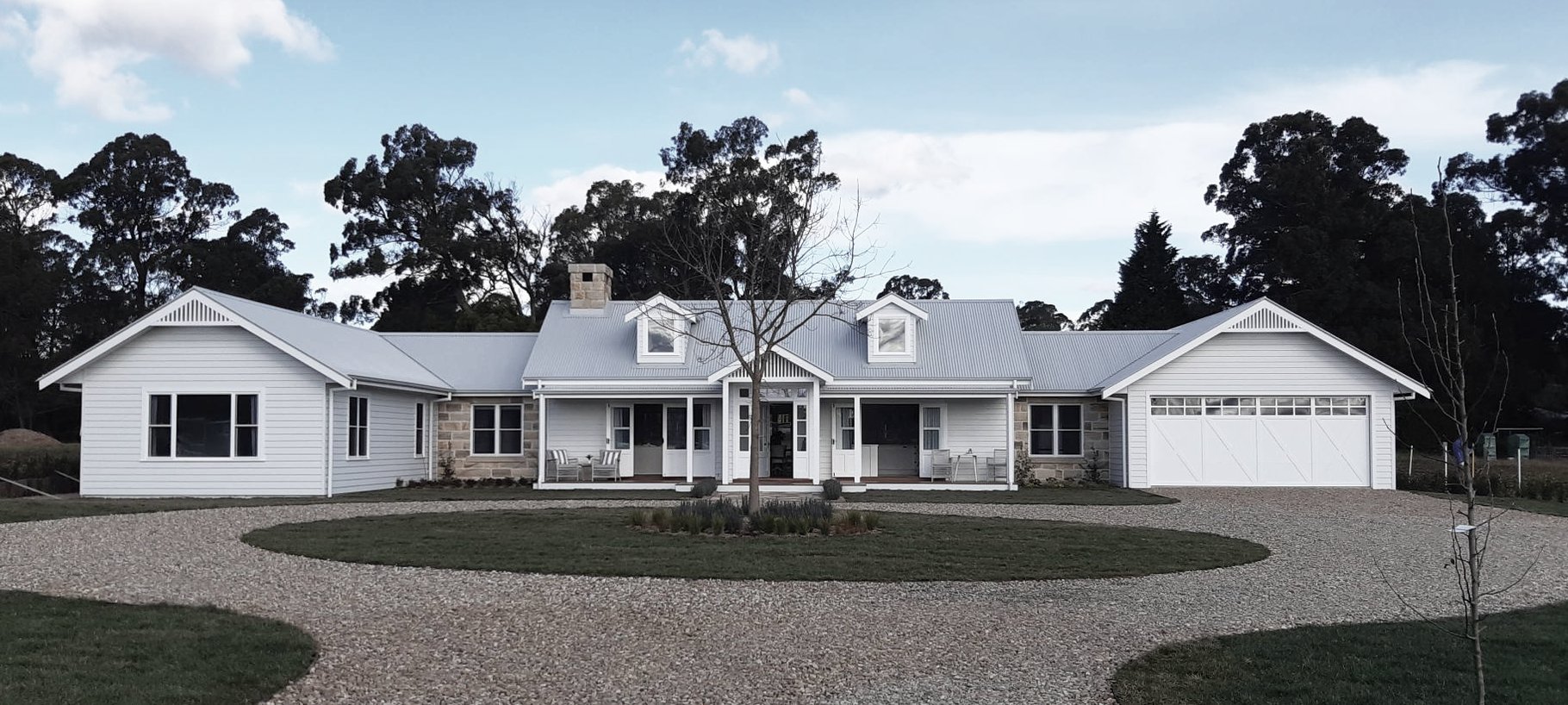 Hamptons Style Garage Doors - Is this popular design right for you?