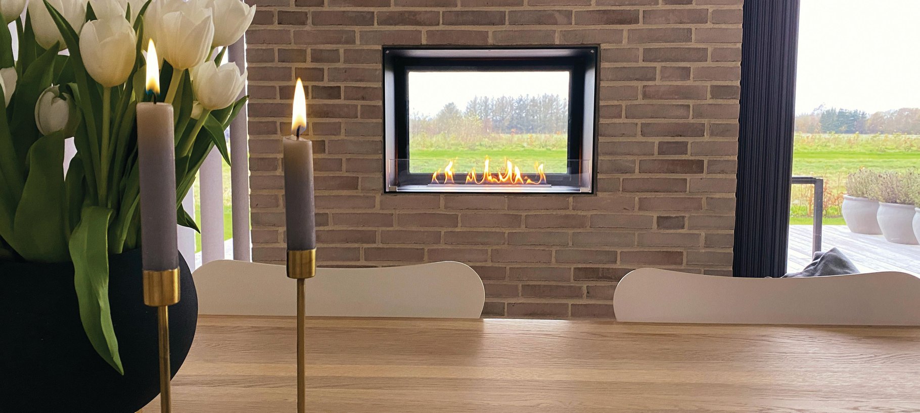 Compare manual bioethanol fireplaces with fuel arrestors vs automatic BEV fireplaces. Discover ...