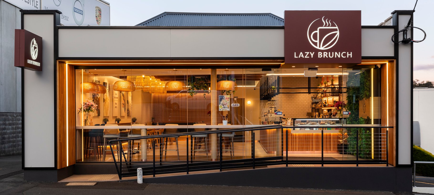 This bright, relaxed, open-plan cafe prioritises natural, quality materials