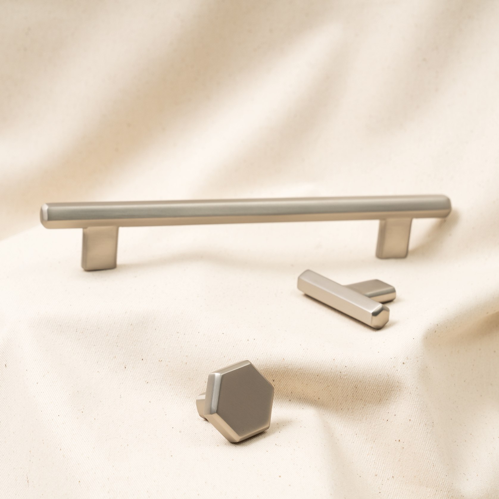 Momo Handles - Hendrix Collection | ArchiPro AU