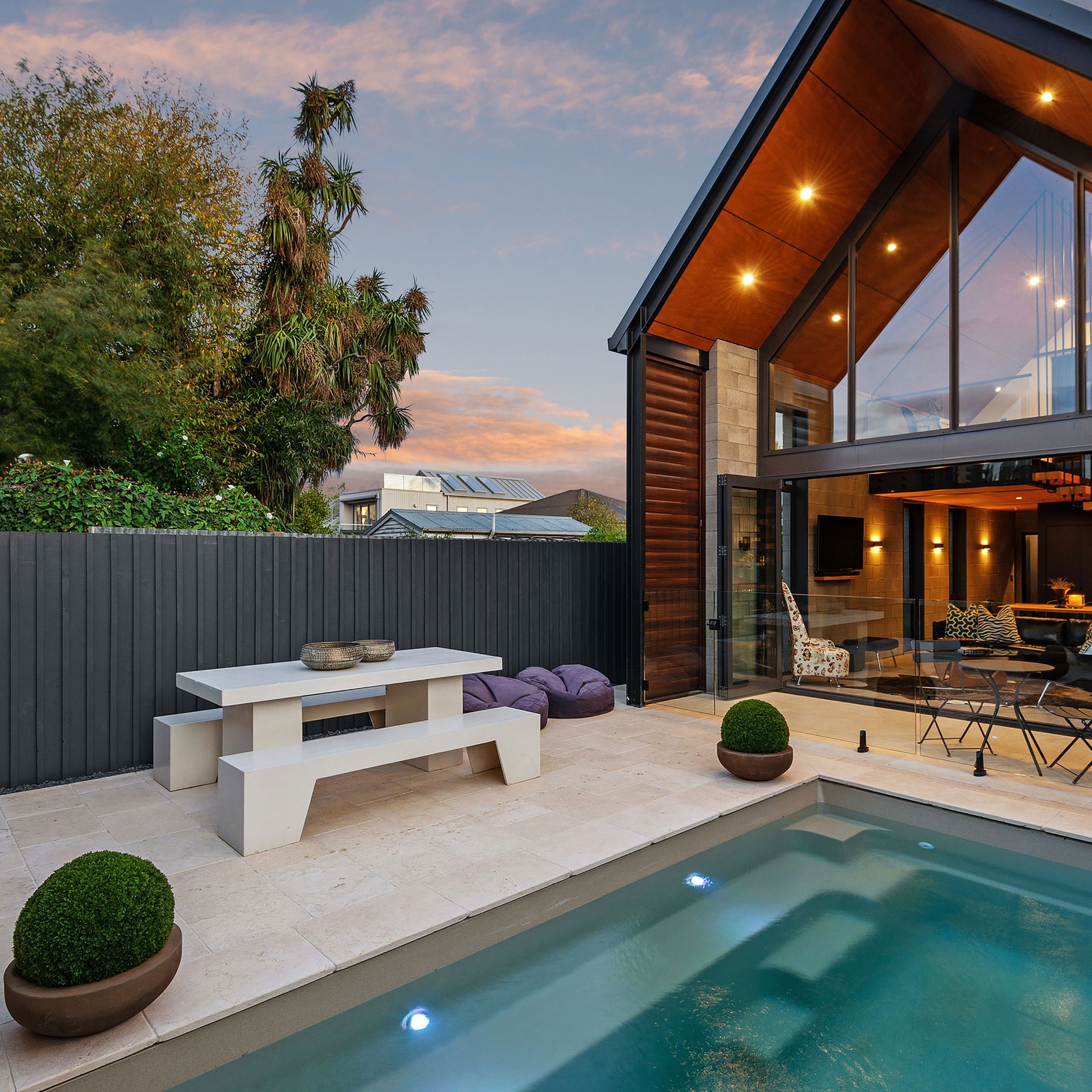 Hand Adjustable Louvre Panels (KISS Pivot System) | ArchiPro AU