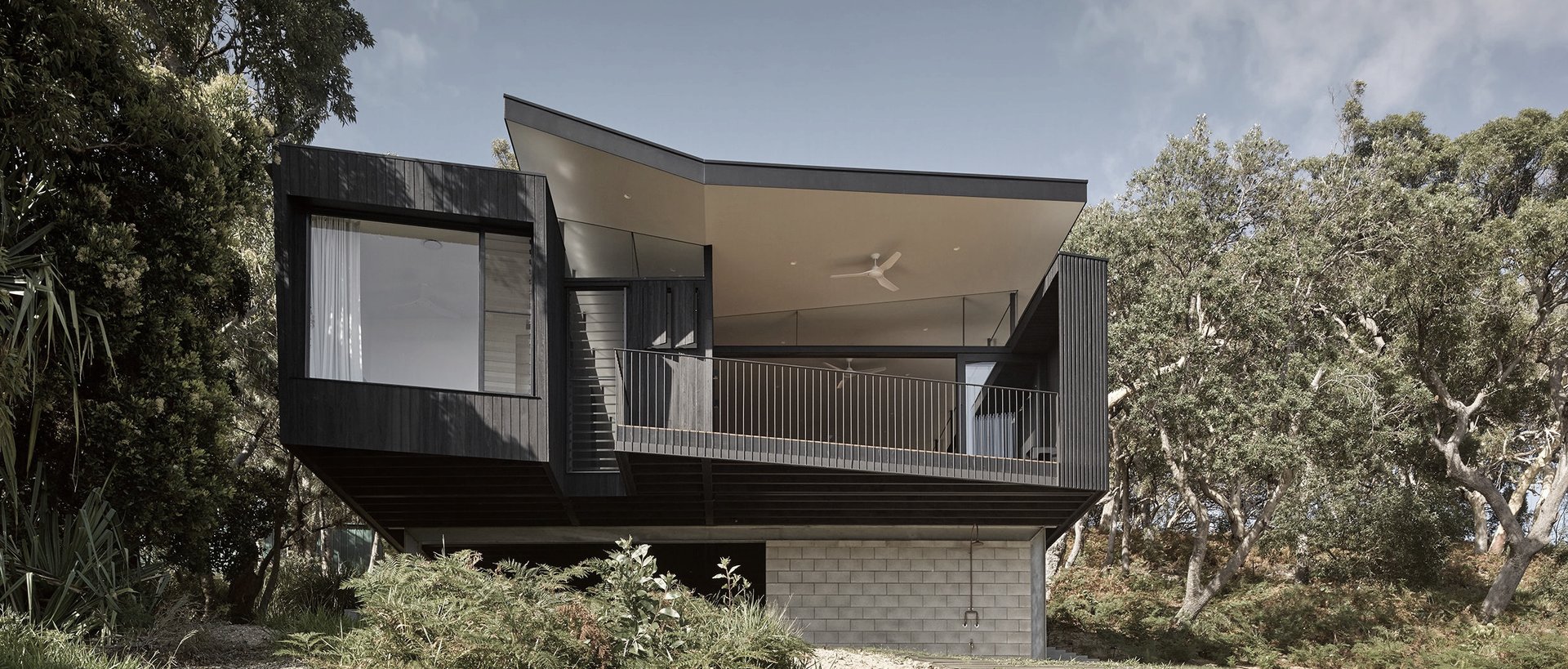 Baker Boys Beach House by REFRESH* | ArchiPro AU